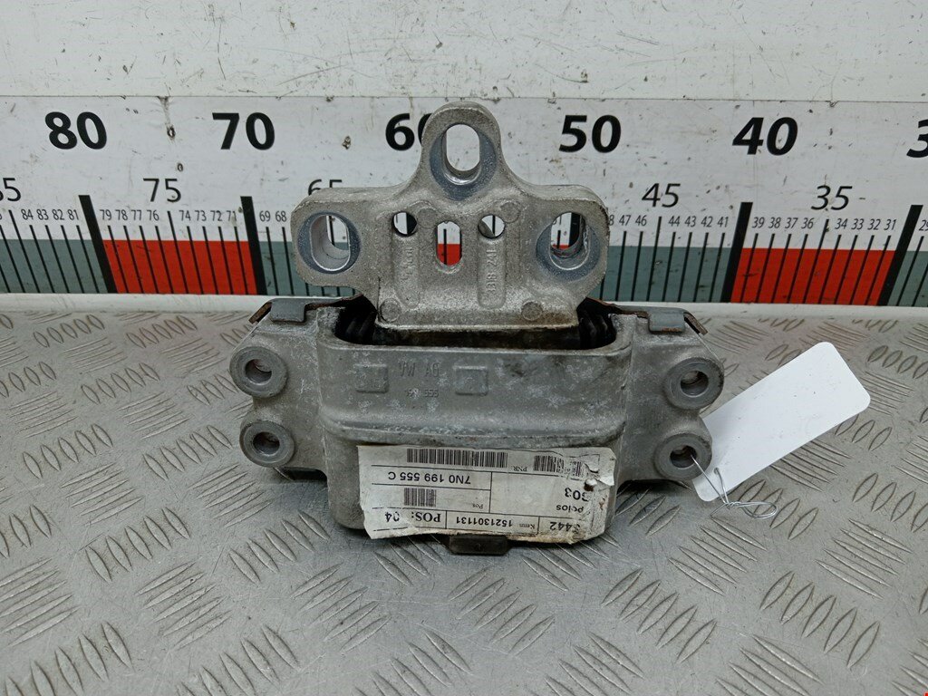 Подушка (опора) крепления двигателя Volkswagen Sharan 2 7N0199555C арт. 2266908