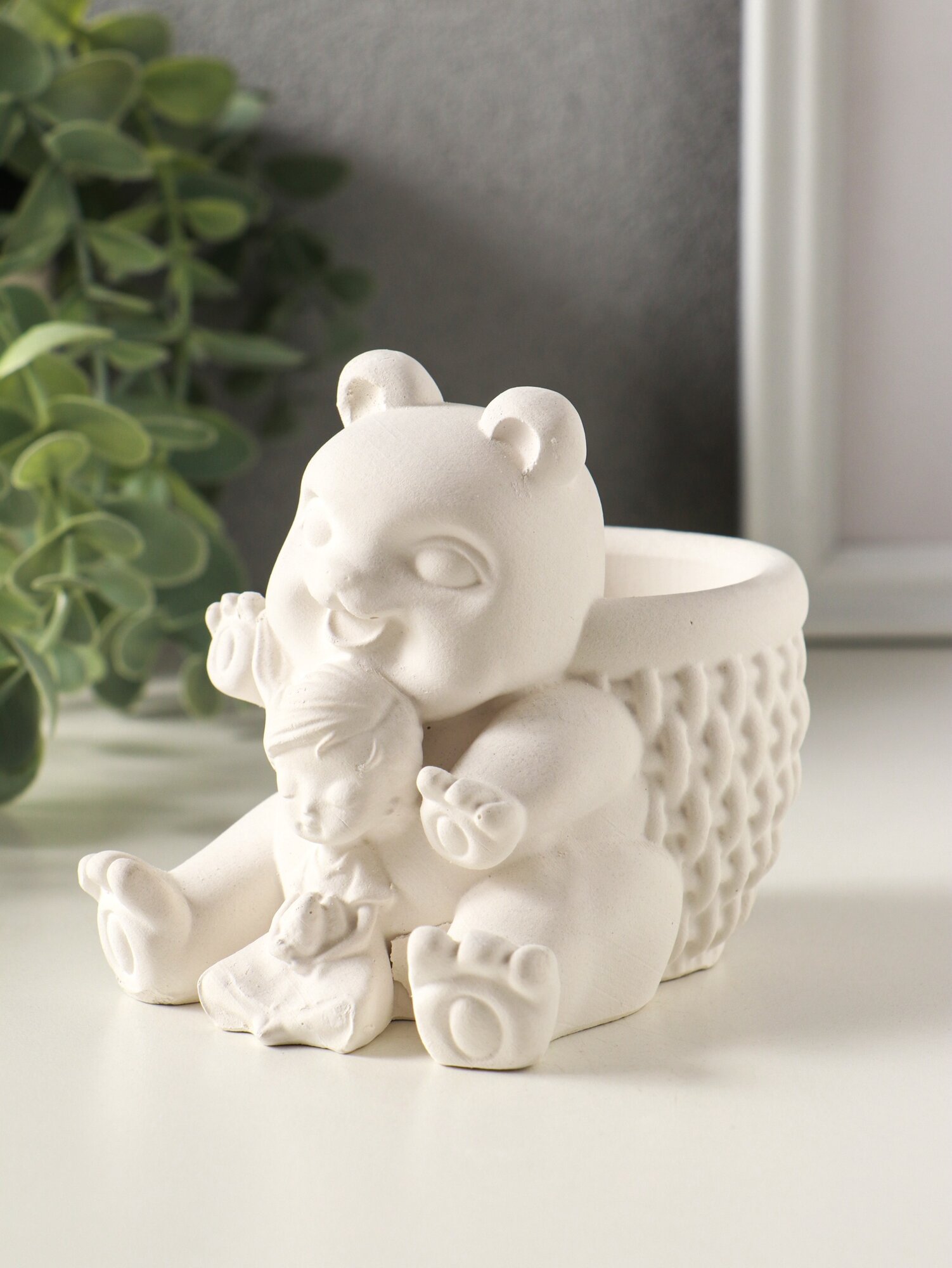 Подставка для мелочей «Медведь с корзинкой» 9×10×8 см, гипс