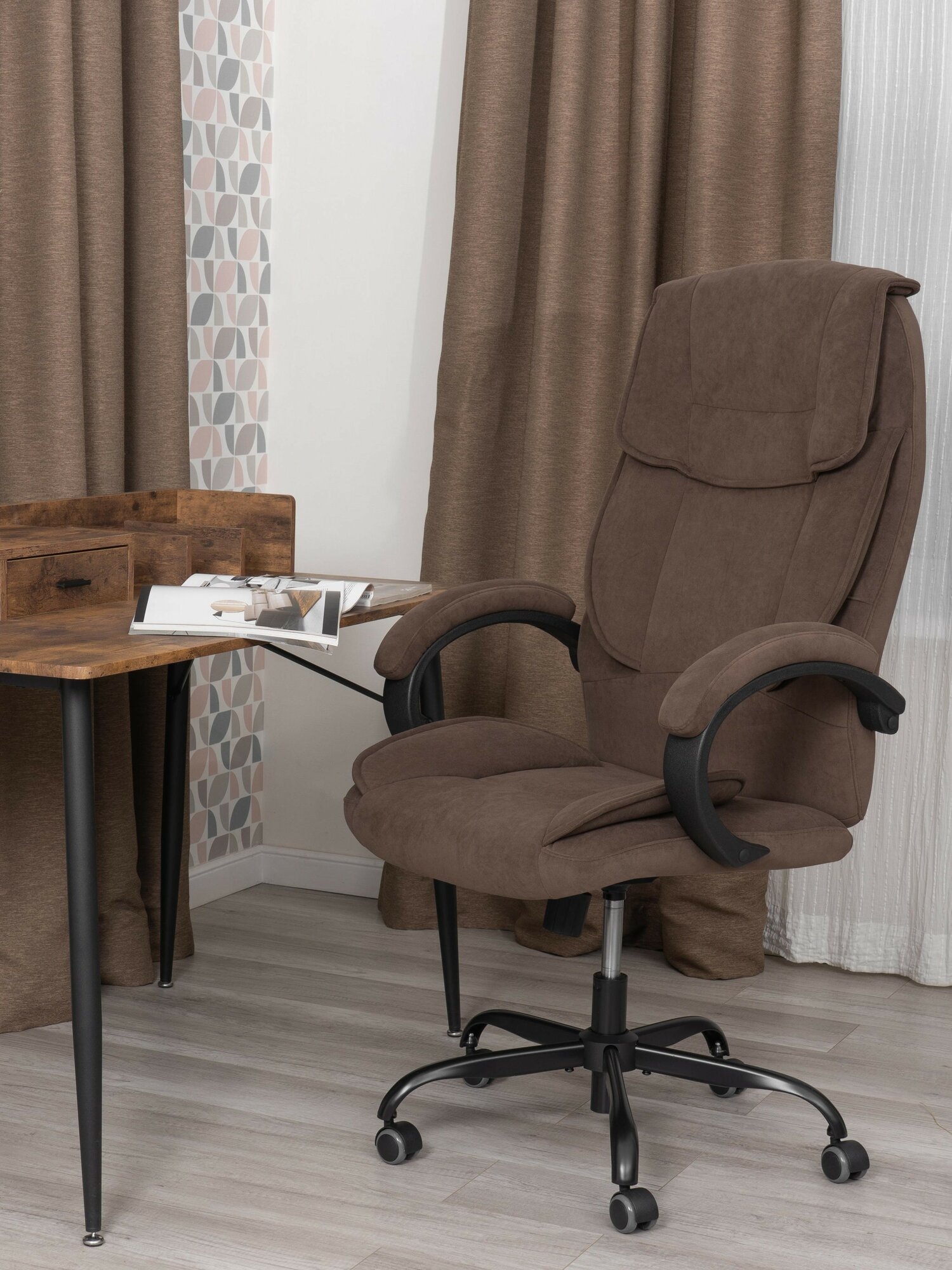 Кресло компьютерное офисное TetChair, велюровая ткань, коричневый, металлическое основание