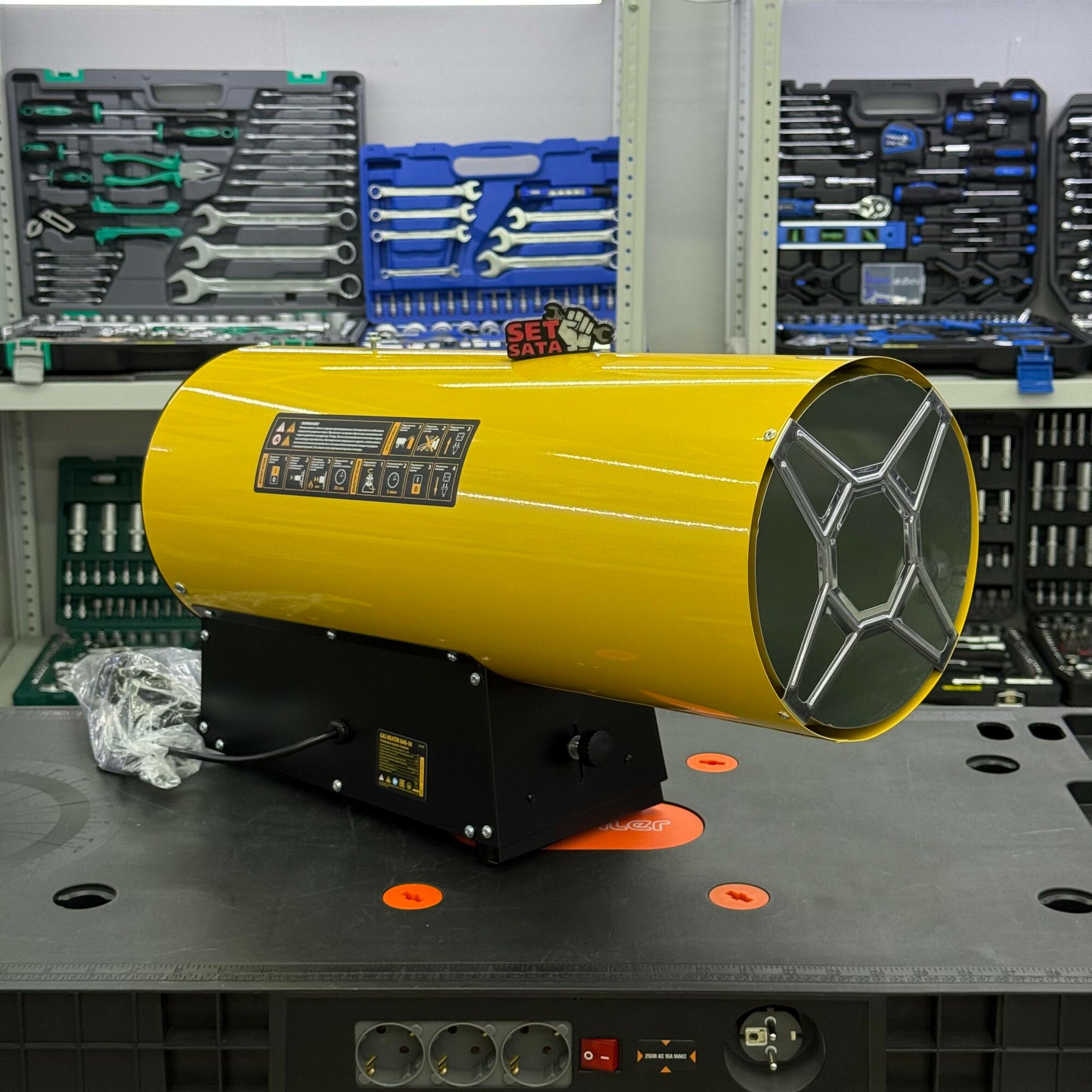 Газовая тепловая пушка GHG-50, 50 кВт, 1400 м3/ч, пропан-бутан// Denzel,96480