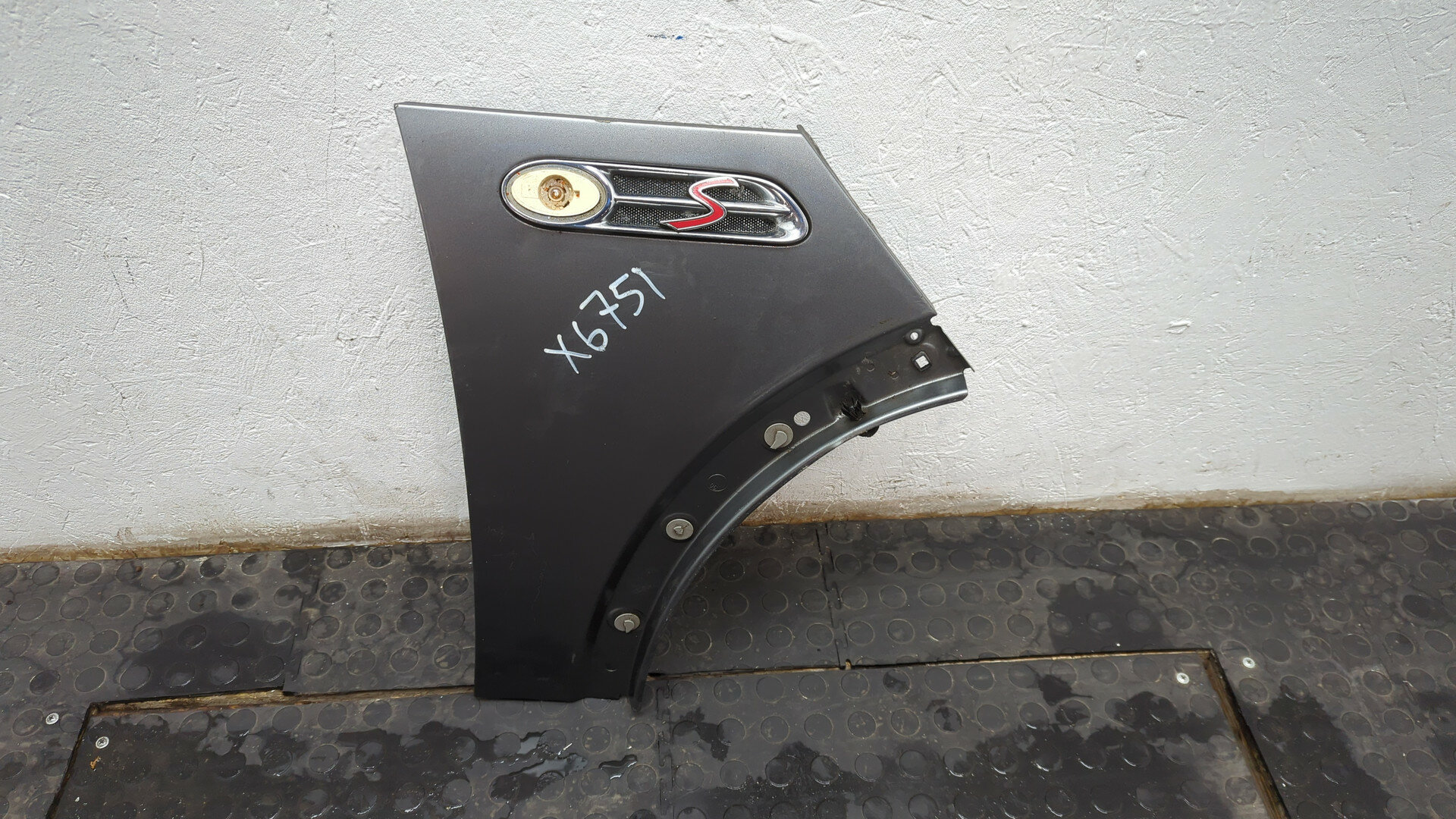 Крыло правое переднее Mini Cooper (R50 / 53) Б/У