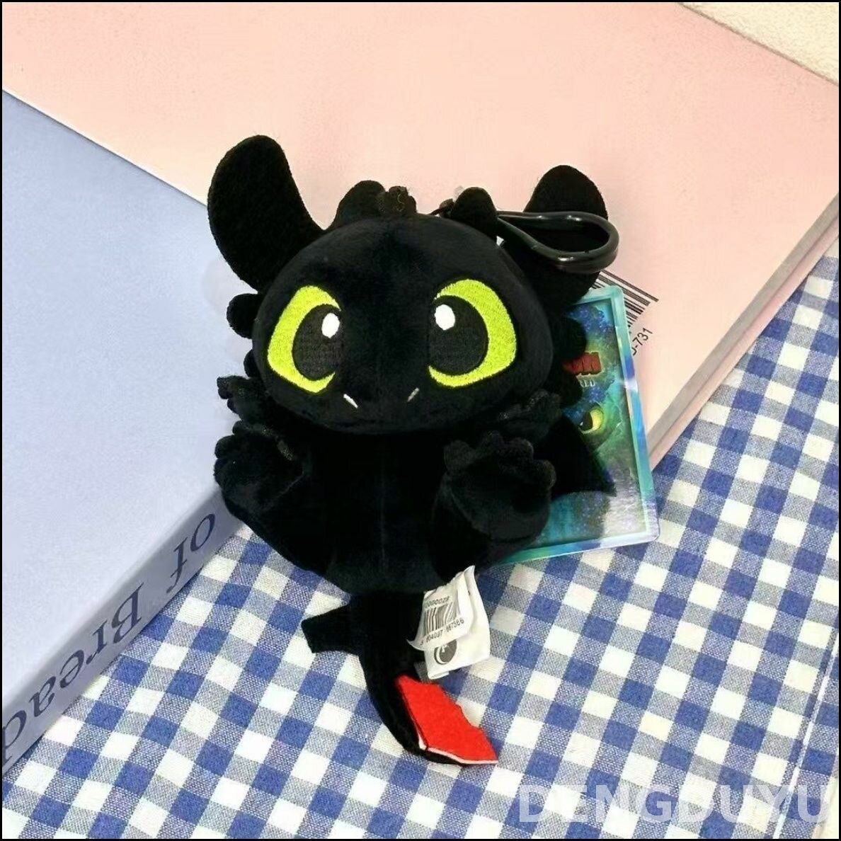 Как приручить дракона "Ночная фурия" /How to Train Your Dragon Night Fury Плюшевая игрушка-подвеска черное Положение сидя10cm
