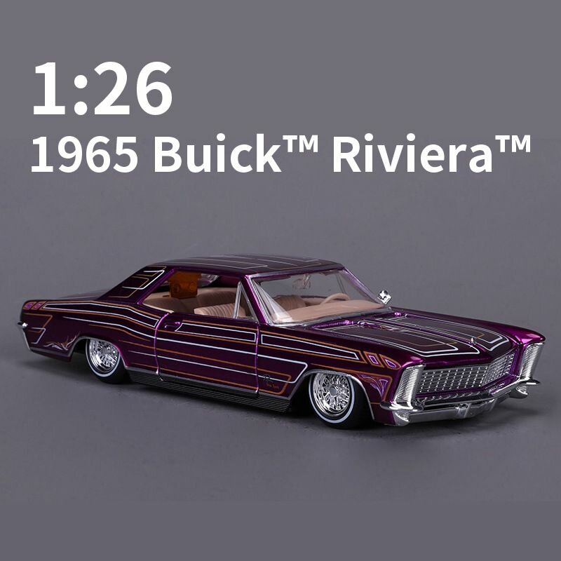 Машинки металлические Maisto 1:26 1965 Buick фиолетовый