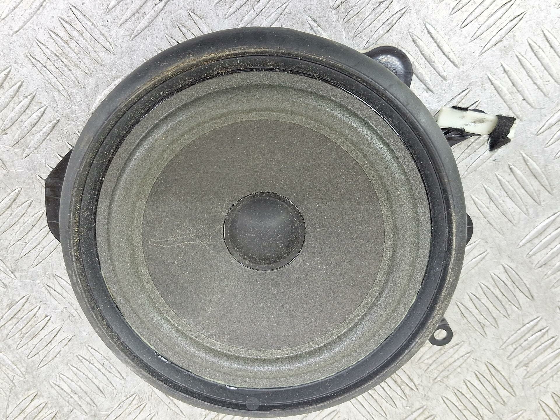 Динамик двери передней левой Audi A4 B7 2006 8E0035411