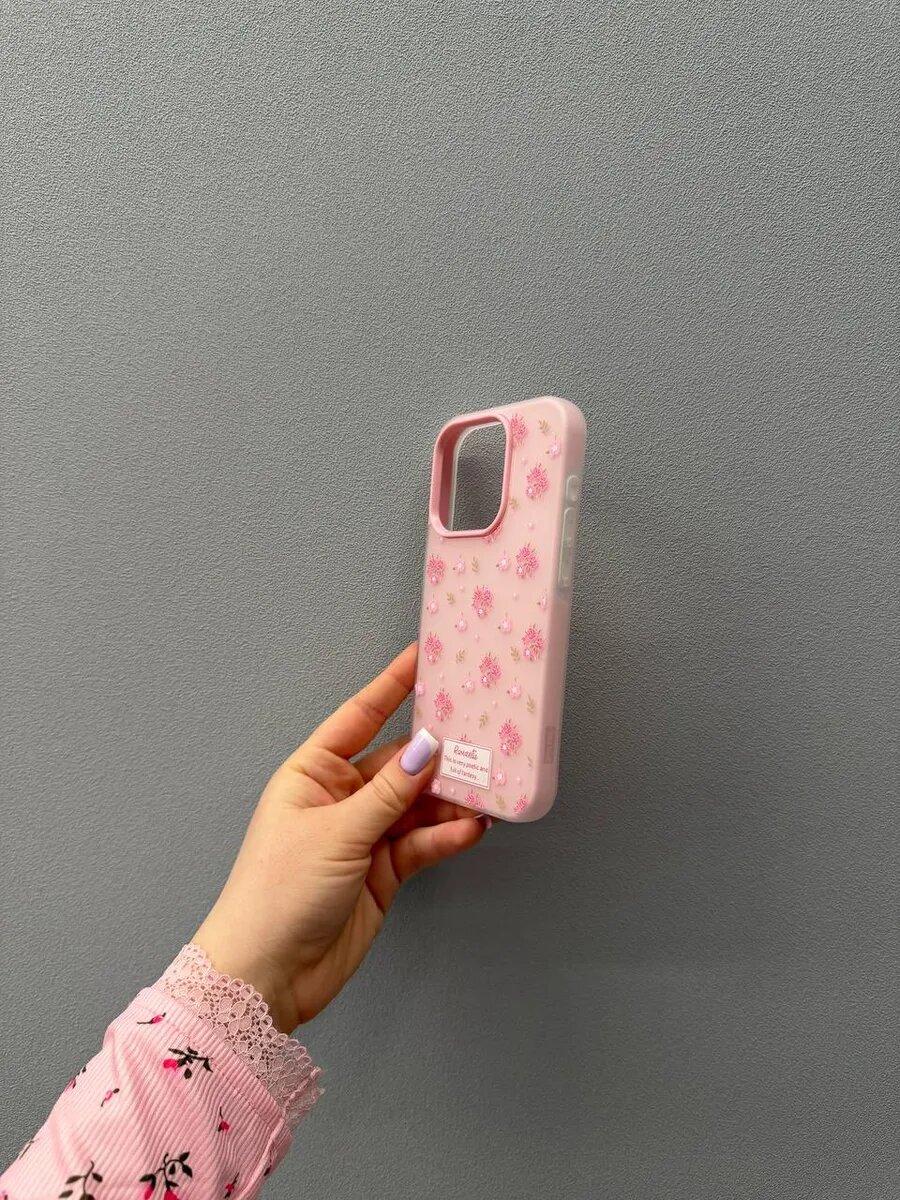 Чехол на Iphone 15 Pro, цвет розовый, принт "Розовые бантики" . — фото 1