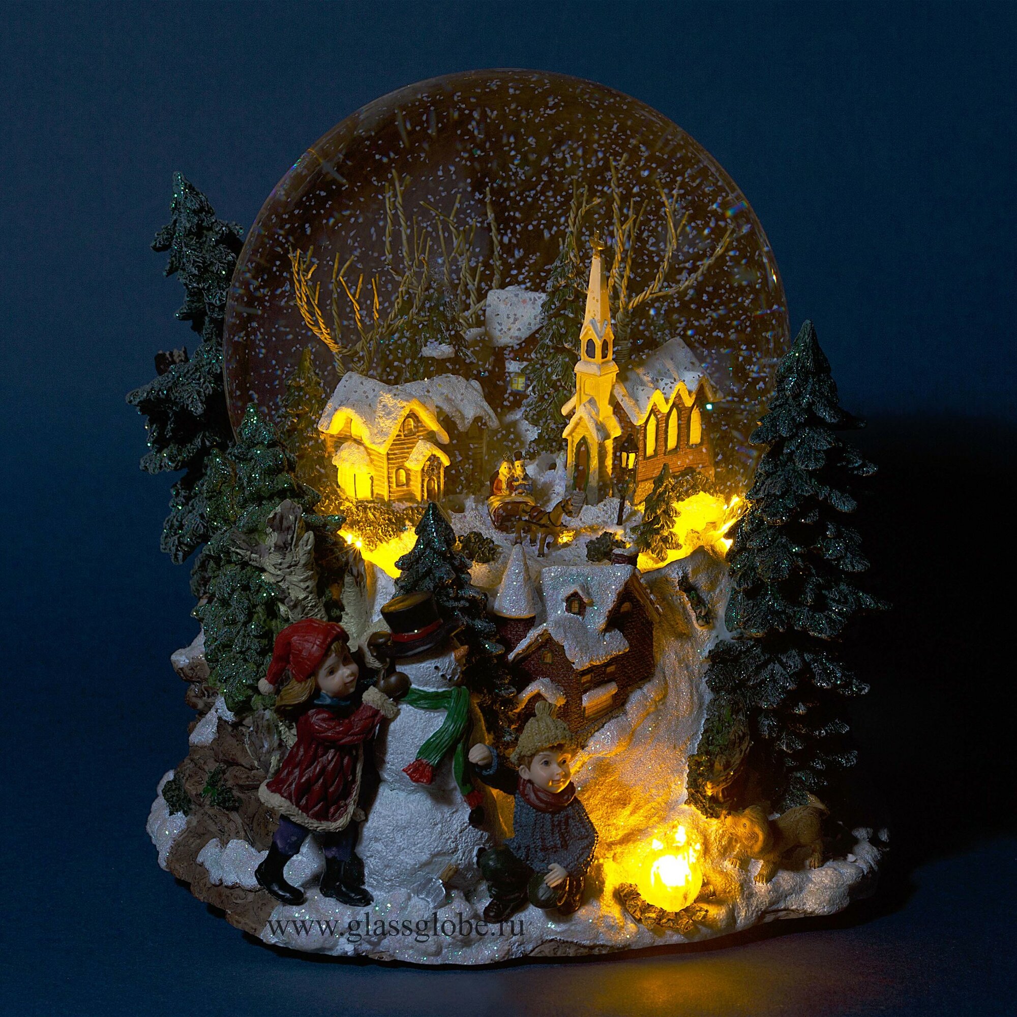 Огромный снежный шар Glassglobe "Новогодние каникулы ", с подсветкой и автометелицей, музыкальный, диаметр 15см