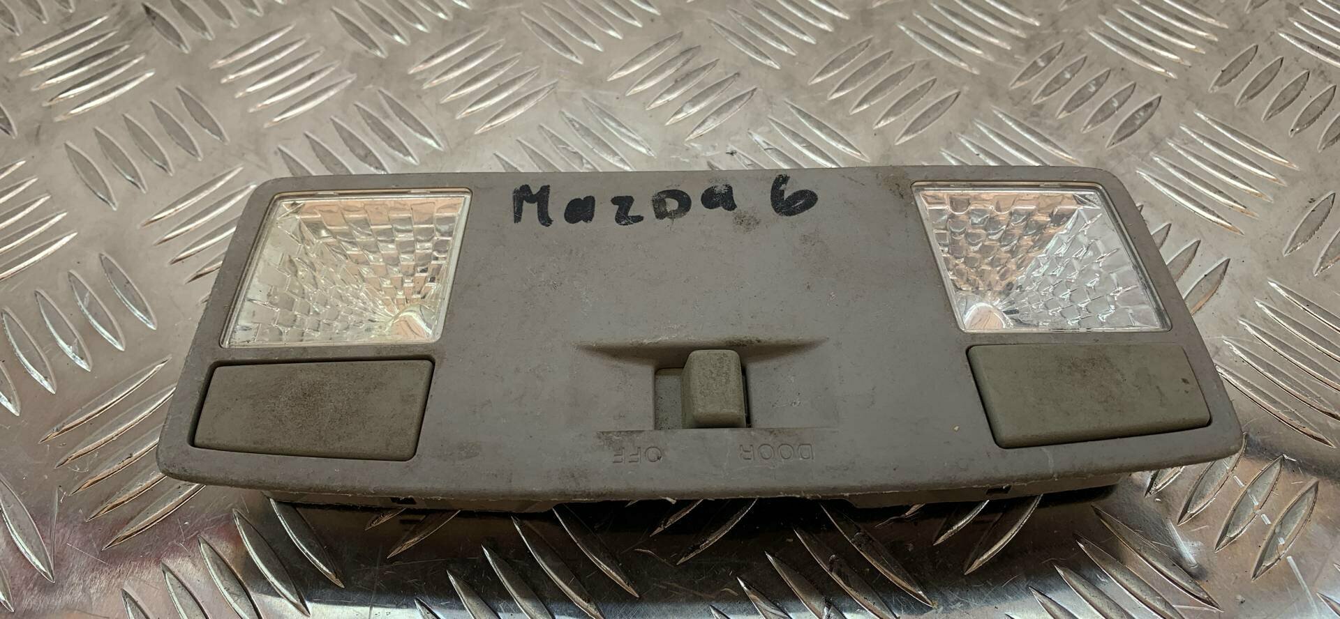 Фонарь салона (плафон) задний верхний Mazda 6 (2002 - 2005)