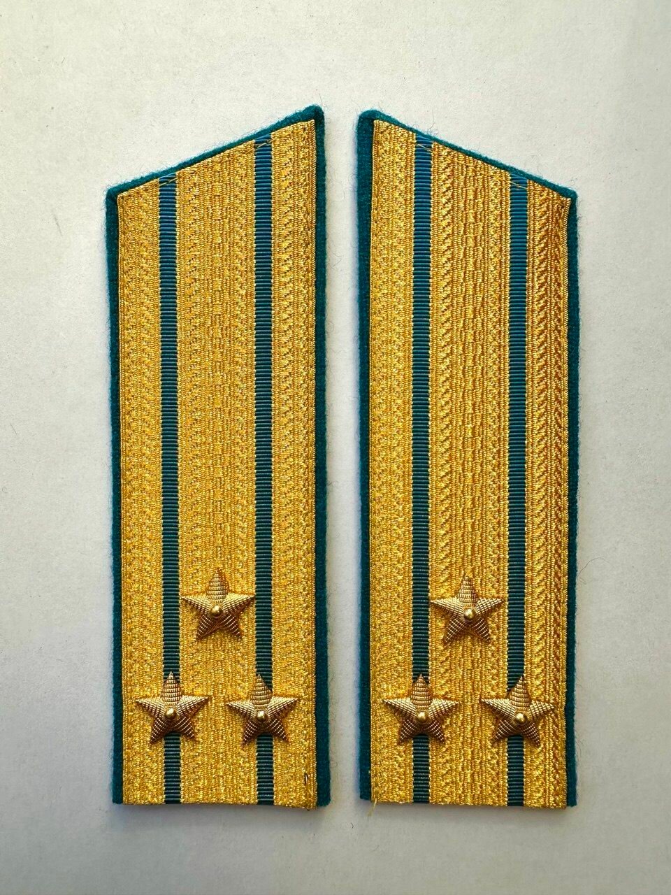 Погоны ВДВ, ВКС, ВВС парадные золотые с фурнитурой на Китель звание Полковник