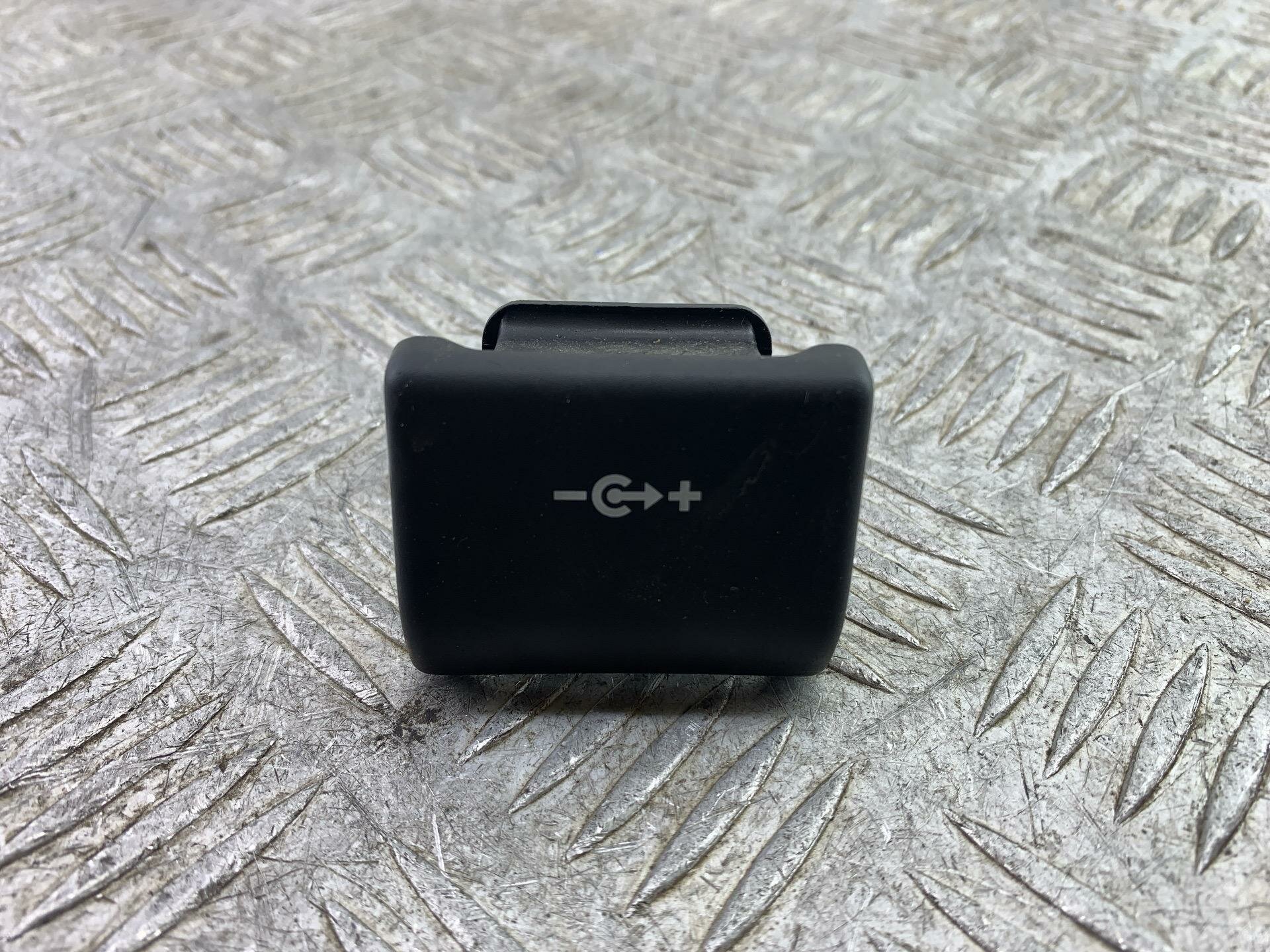 Гнездо прикуривателя Land Rover Discovery 3 L319 2007