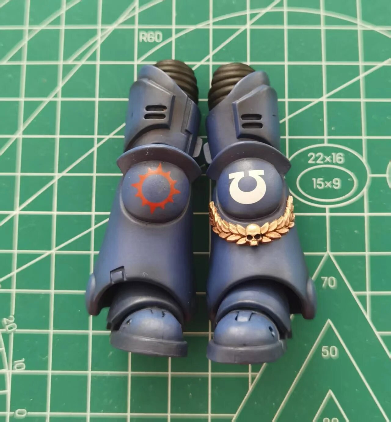 JOYTOY Warhammer 40K Фигурка Ультрамарин Примарис Капитан Темно-синий, Toy Accessory 6