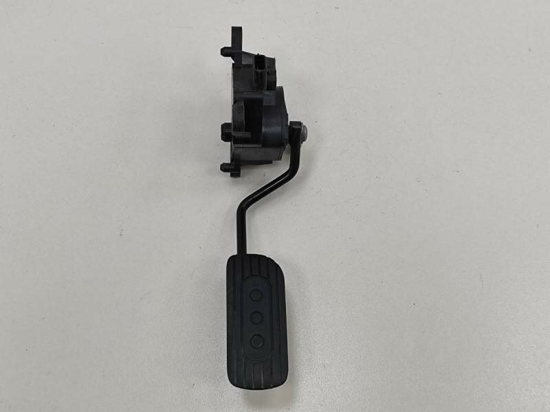 Педаль газа Nissan Tiida C11 2007-2014