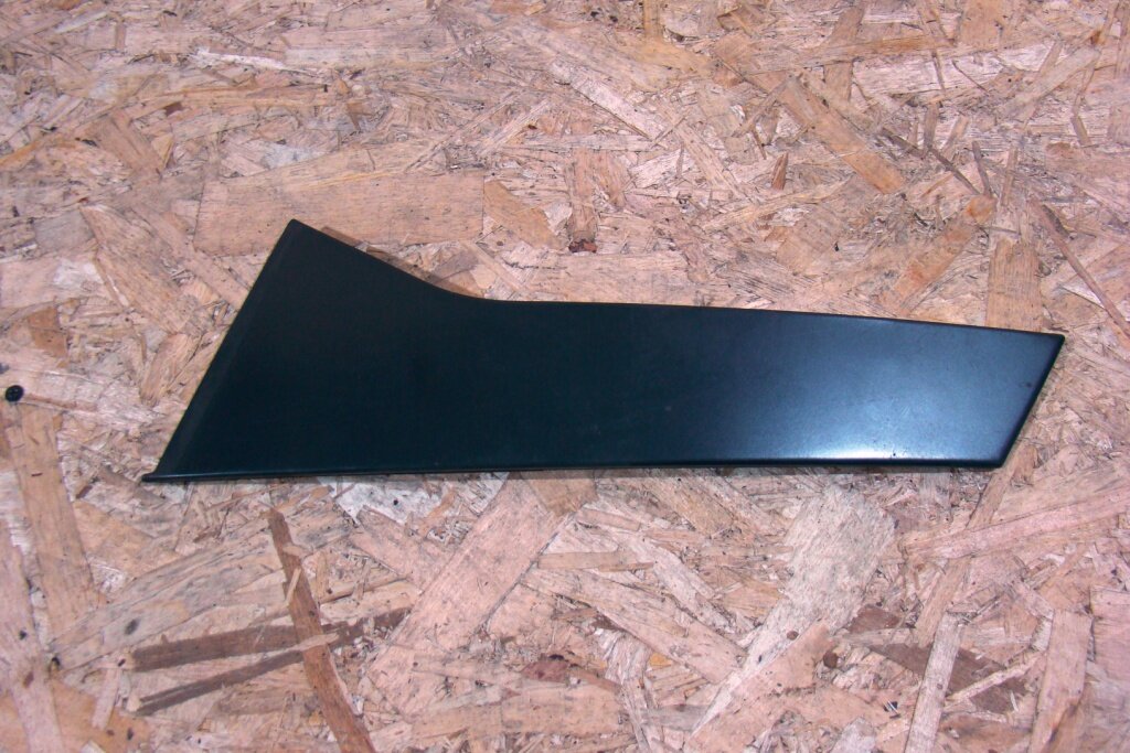 Opel Astra J Накладка двери задней левой 13303934