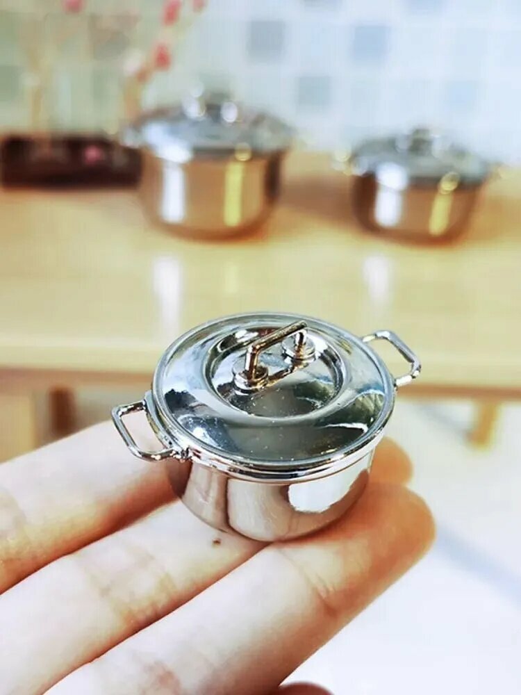 Миниатюра для кукол кастрюля с крышкой игрушечная посуда для кукольной кухни и коллекционирования