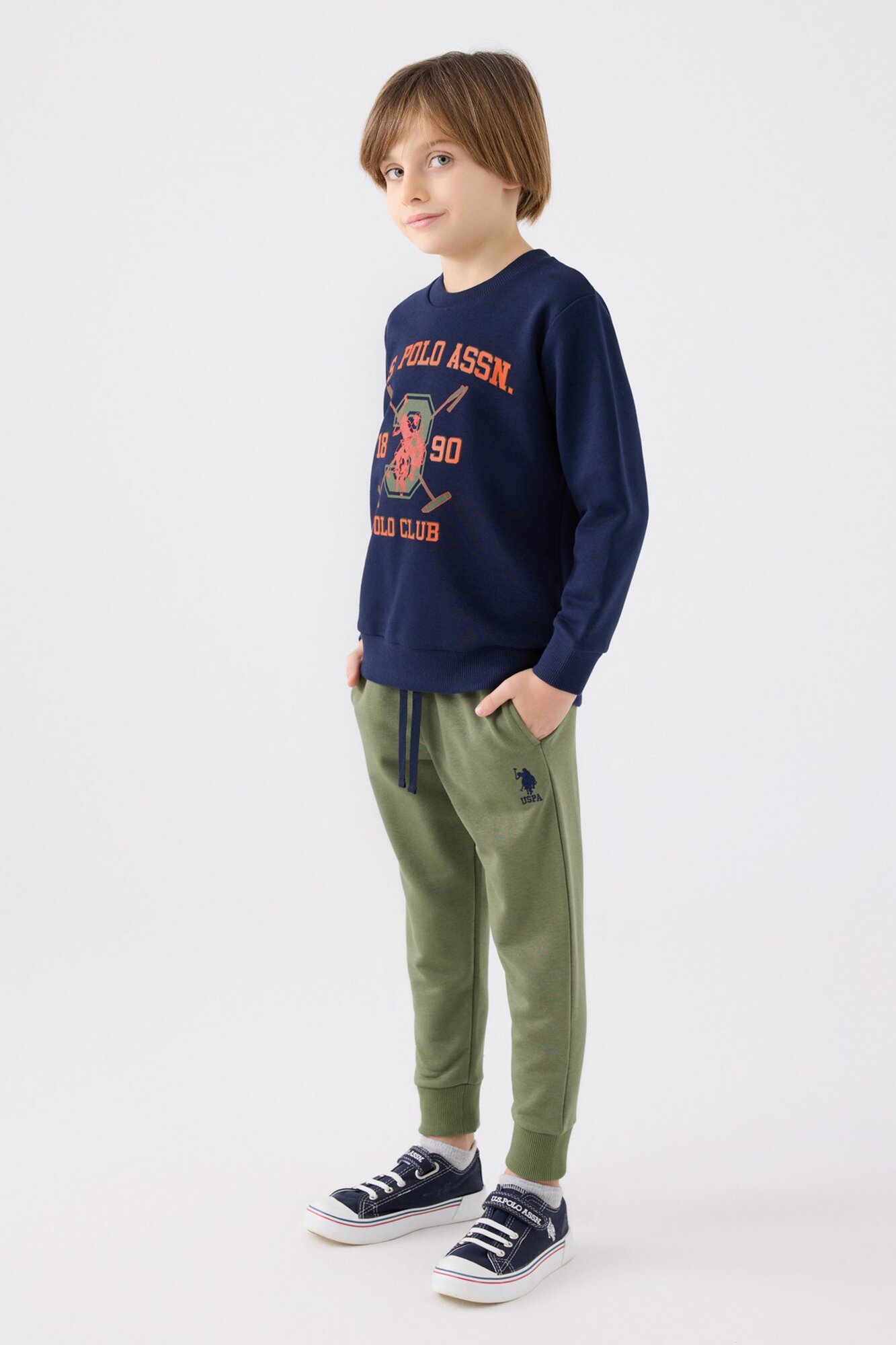 Костюм спортивный