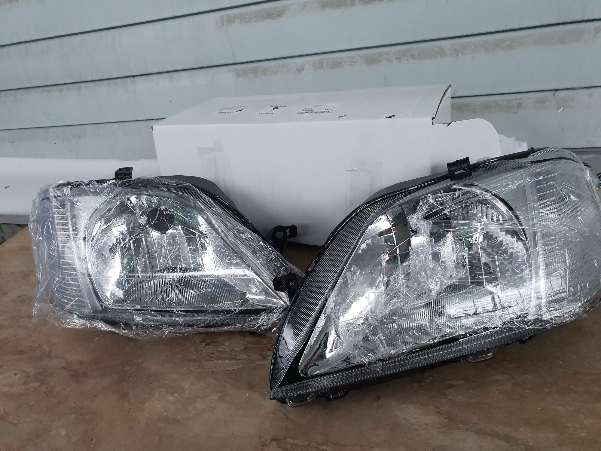 Фары Передние Рено Логан 1 Пара 2 Штуки Правая и Левая.