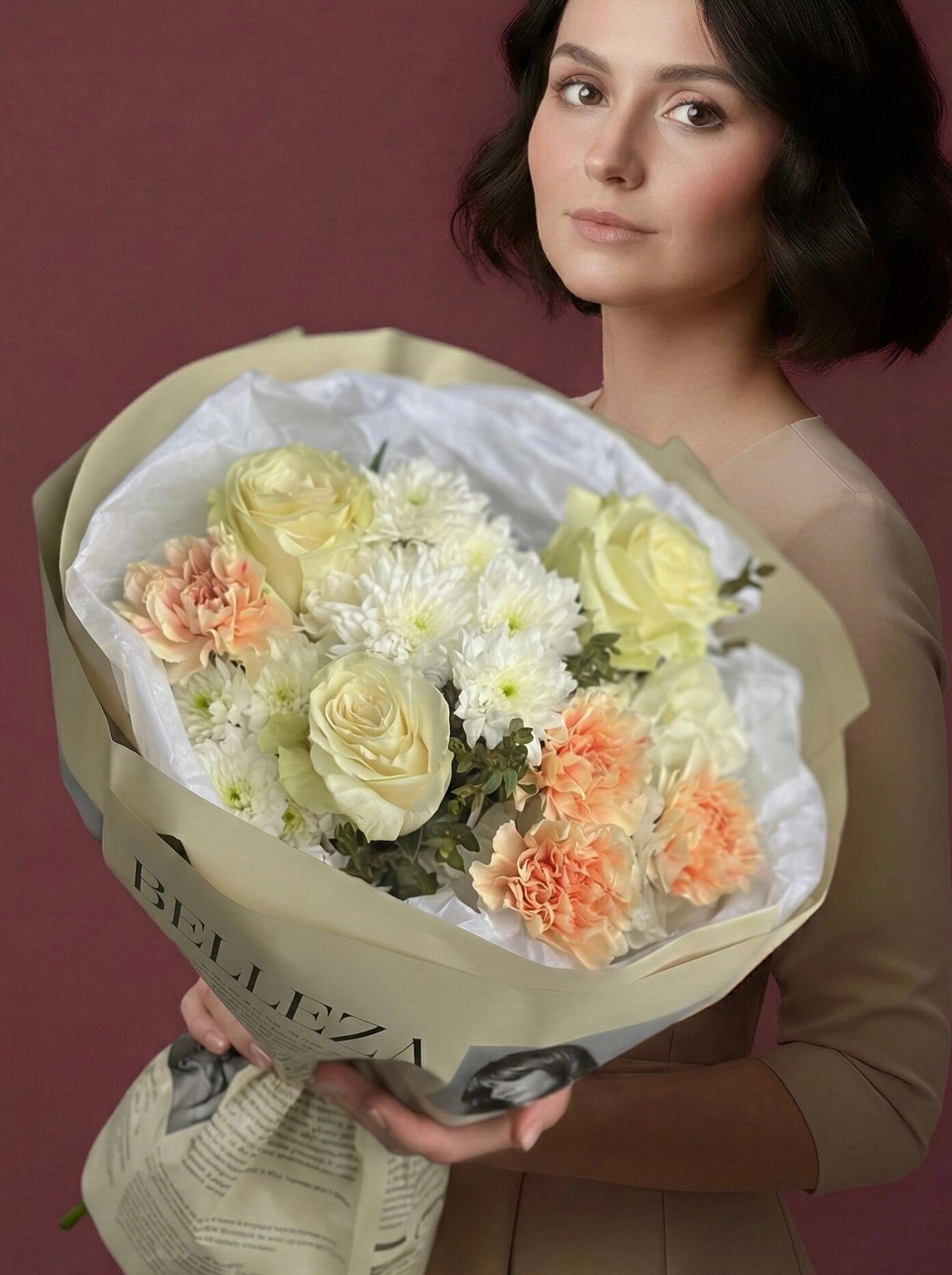 Сборный букет "Важные мгновения" с гортензией, розами и хризантемой