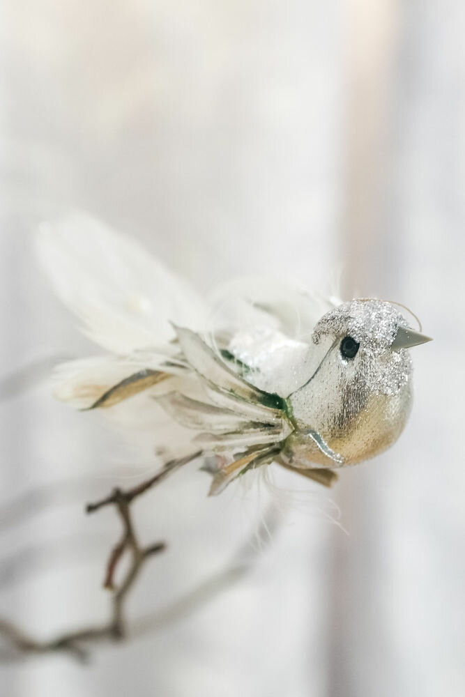 Ёлочная игрушка птичка сильви, на клипсе, текстиль, перо, серебряная, 13 см, Goodwill MC39960