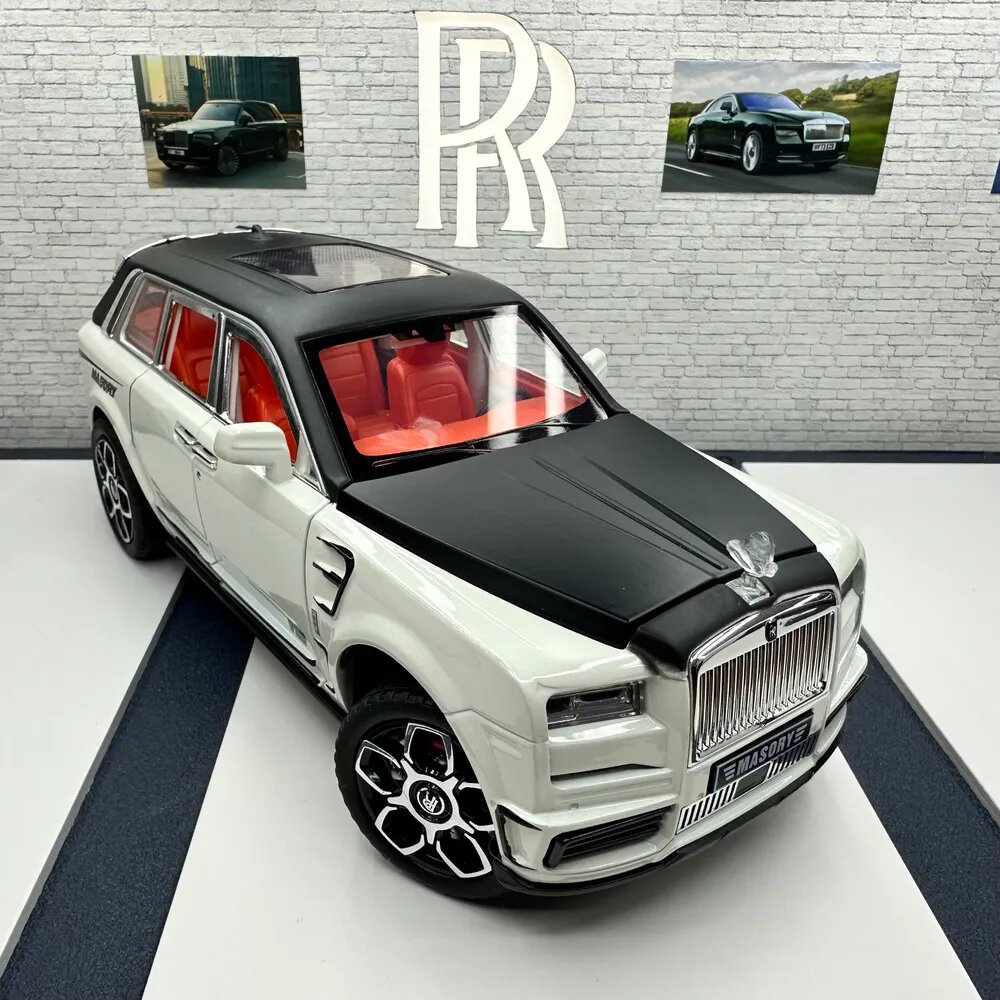 Игрушечная модель Rolls-Royce Cullinan Masory Бело-черная масштаб 1:24 со звуком и светом — фото 1