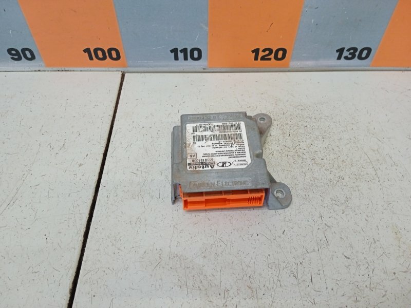 Б/У блок SRS, аир баг, Лада Приора Блок управления AIR BAG Лада Приора 2009 235012 LADA арт. 2170382401001