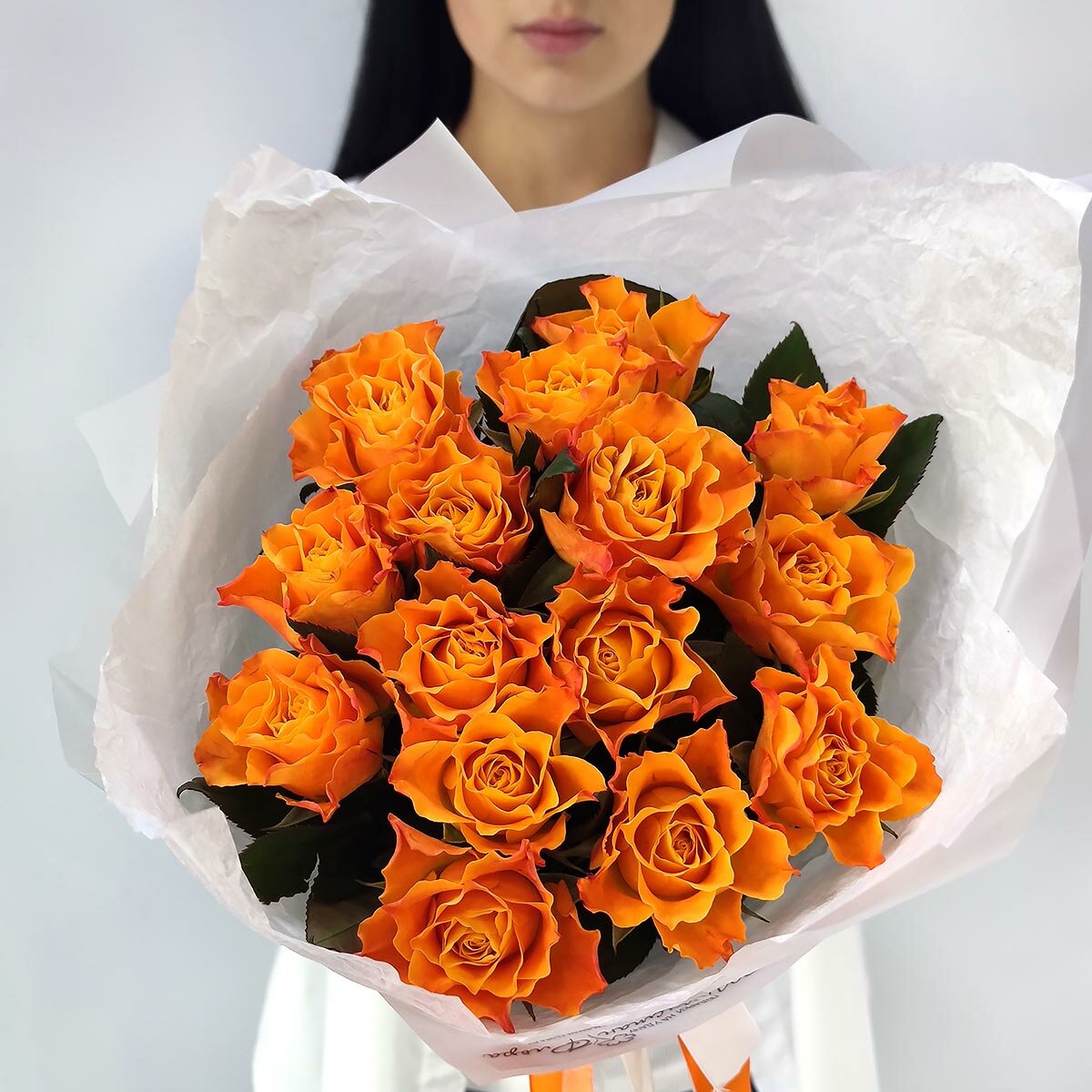 Монобукет "Рыжее Солнце", 15 Кенийских роз, оранжевые, высота 38 см