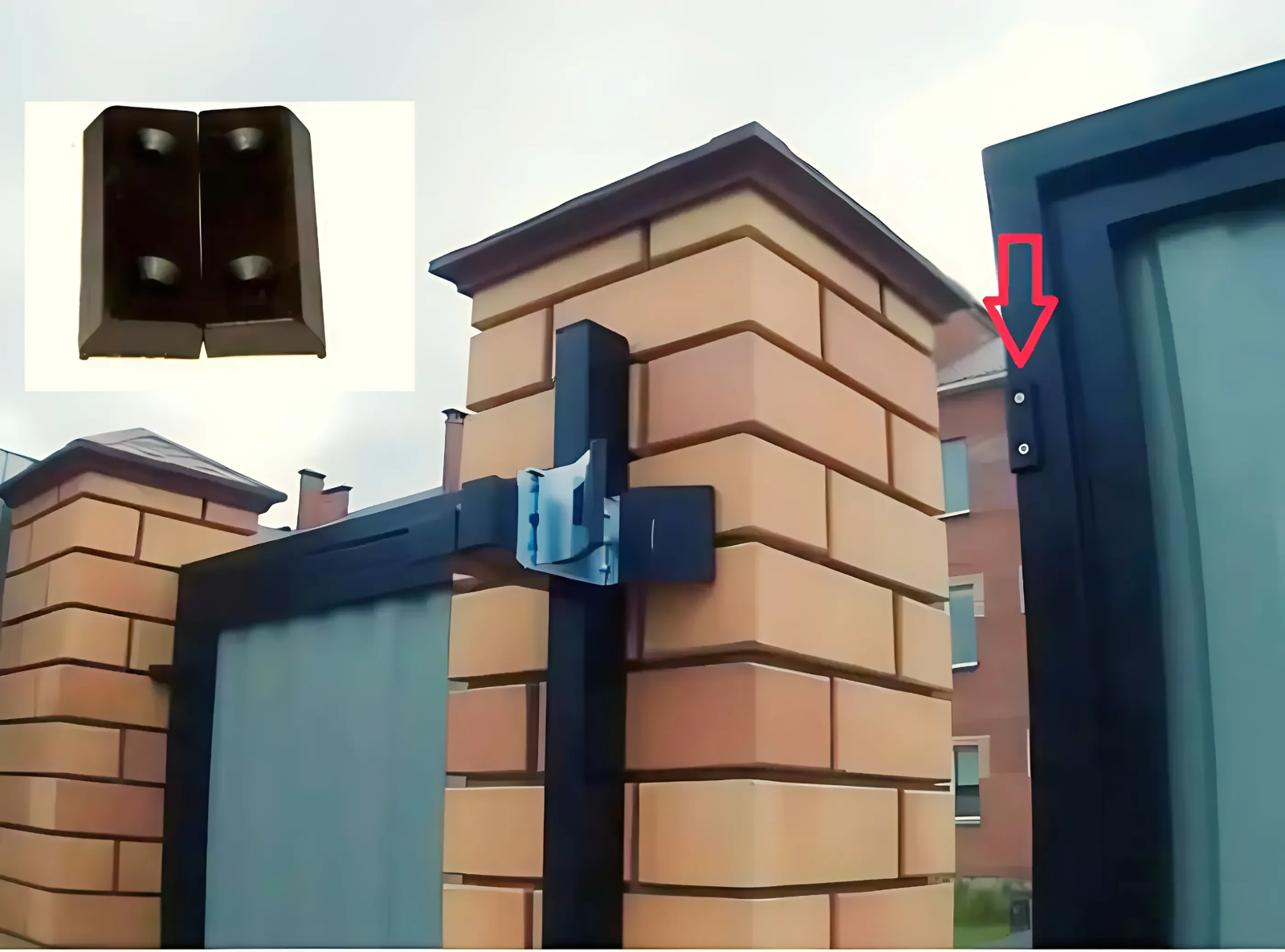 Полимерные накладки (2 ШТ) для щита сдвижных ворот (предотвращают повреждение края створки при закрытии)