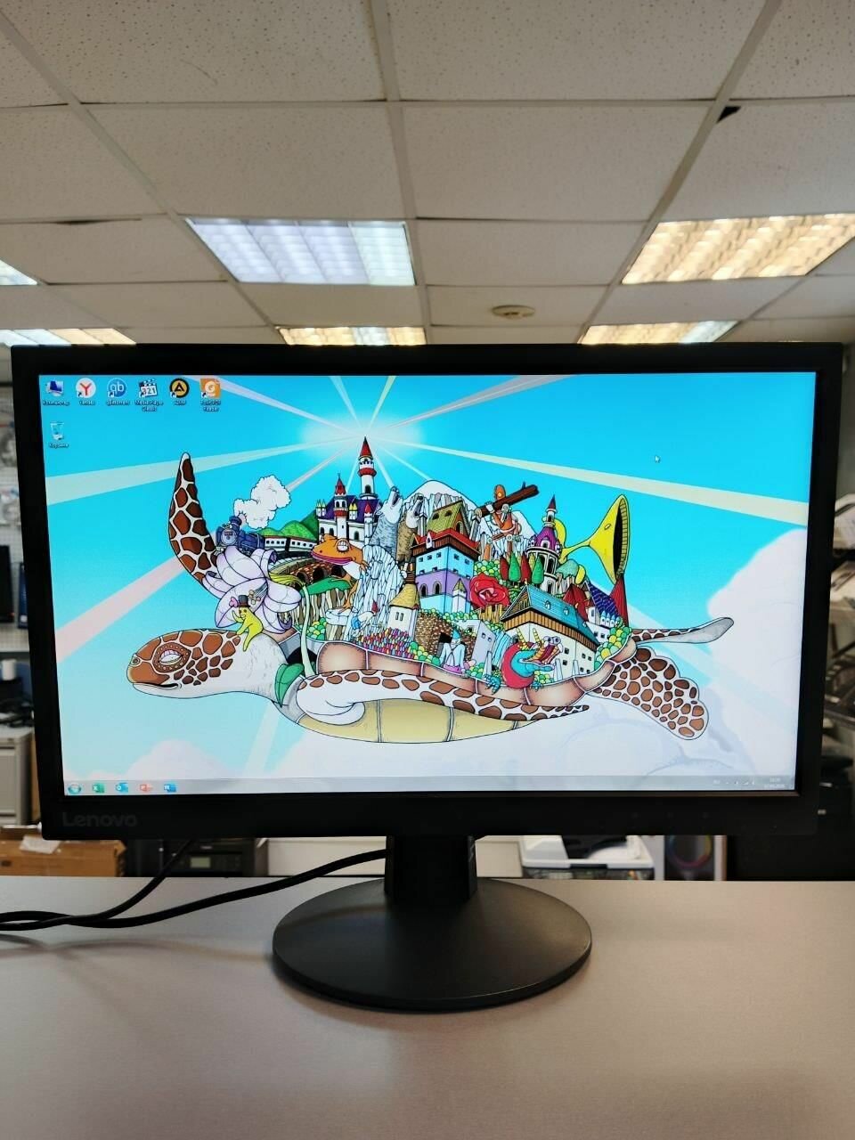 Монитор Lenovo 21.5" LI2215sD TN, 1920x1080, 600:1, DC 10M:1, 90гор/65вер, 5 мс, D-Sub