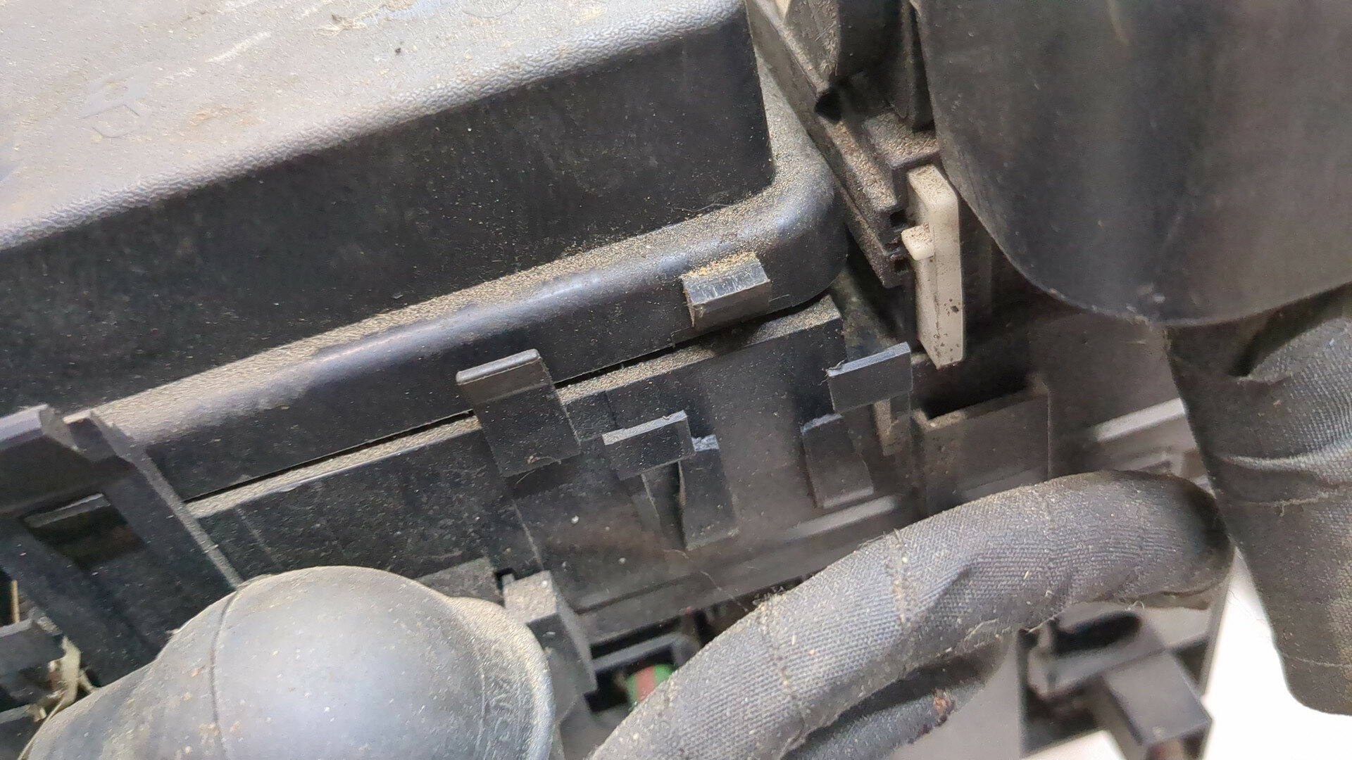 Блок предохранителей Ford Mondeo 5 Б/У — фото 1