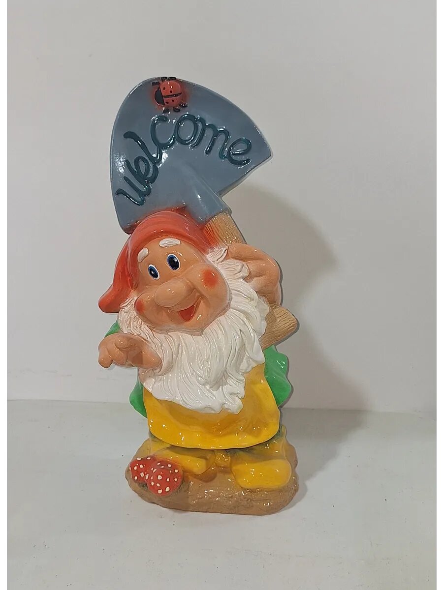 Садовая фигура Гном