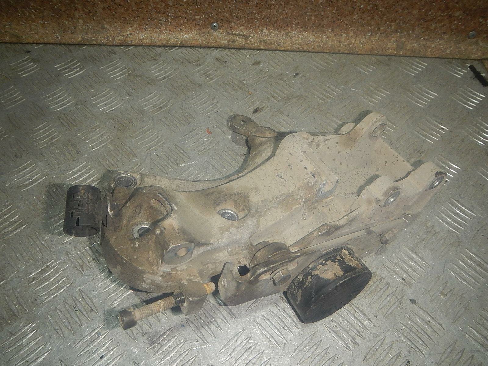 Б/У Кронштейн генератора, Renault (Рено)-SANDERO (09-) RENAULT SANDERO (09-) 1,6л Без повреждений 380197 RENAULT арт. 820...