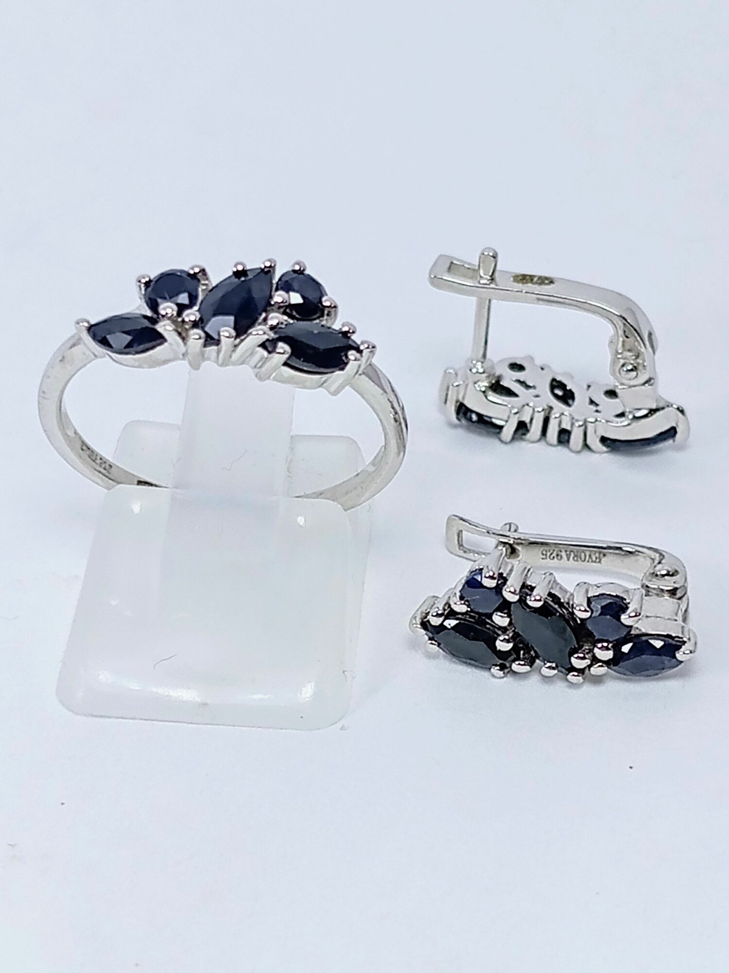 Ювелирный комплект, серебро, 925 проба, родирование, сапфир