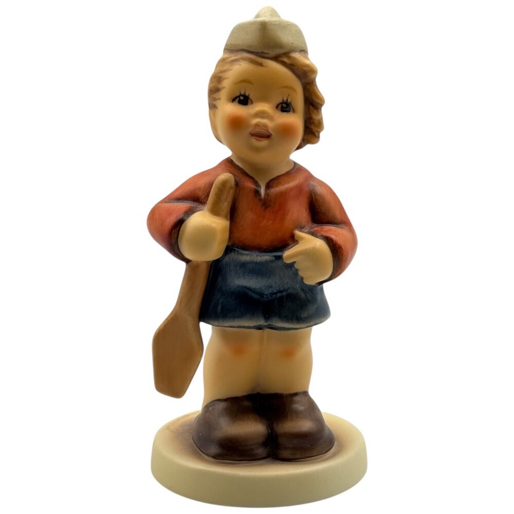 Фарфоровая статуэтка "Первый помощник", 10 см, Hummel M.I, 2001 г, Goebel, Германия