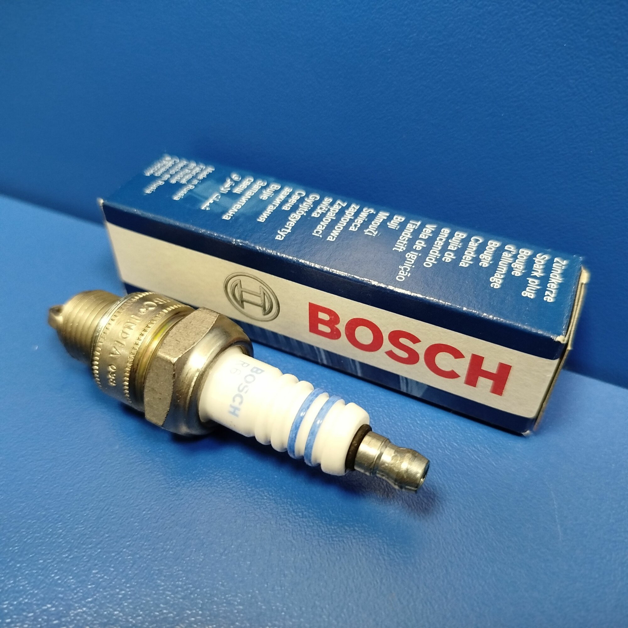 Свеча зажигания "BOSCH" (шт) ГАЗ 402дв. конт. сист. зажигания