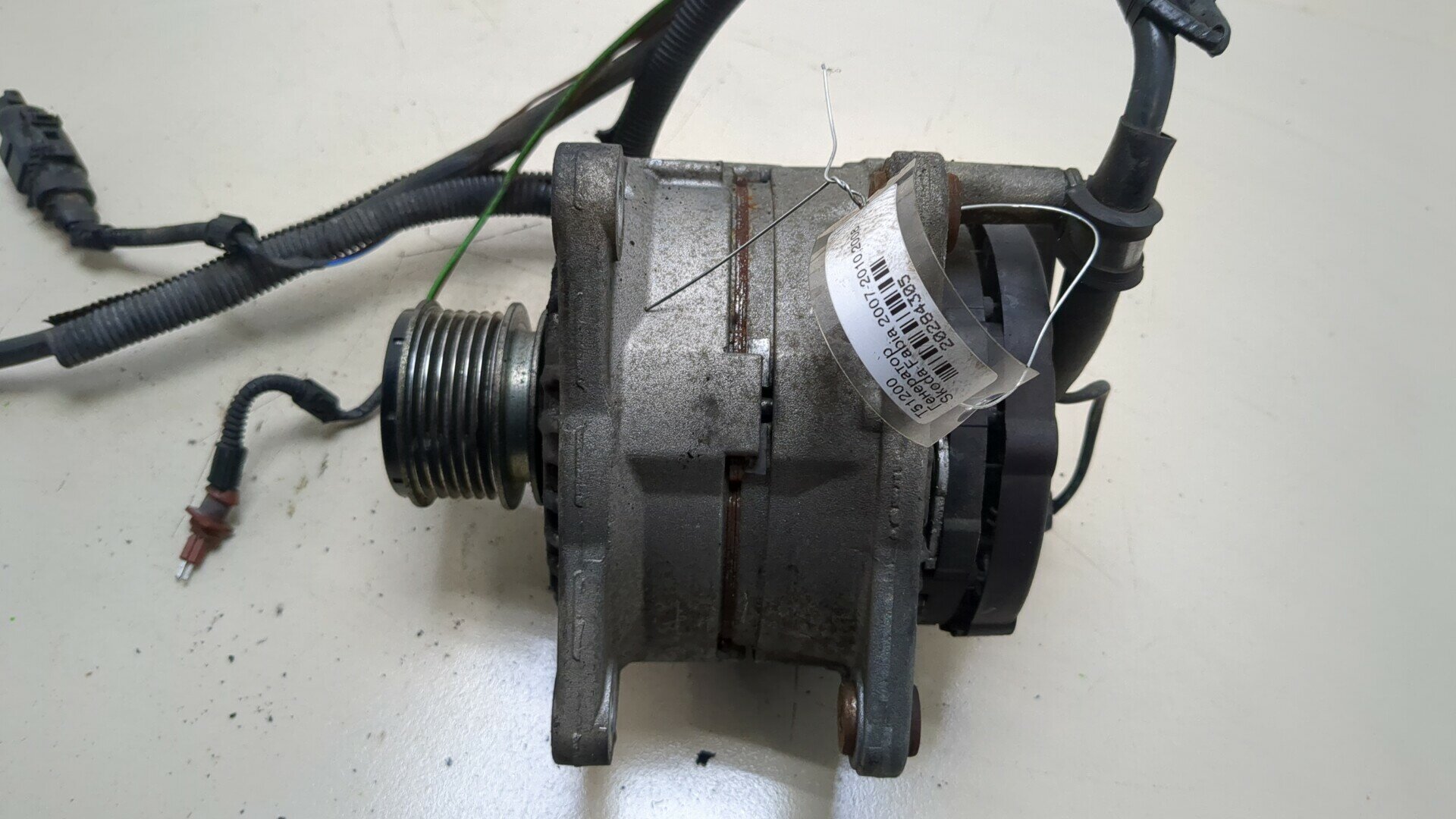 Генератор Skoda Fabia Б/У