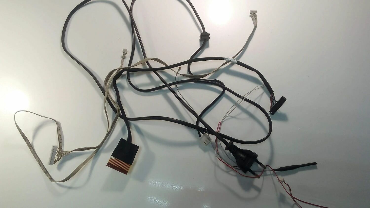 LVDS + Комплект шлейфов + Кабель питания с разъемом до основной платы для 28Lea20T2Sm Lcd Телевизор Erisson Шлейф арт. 9350