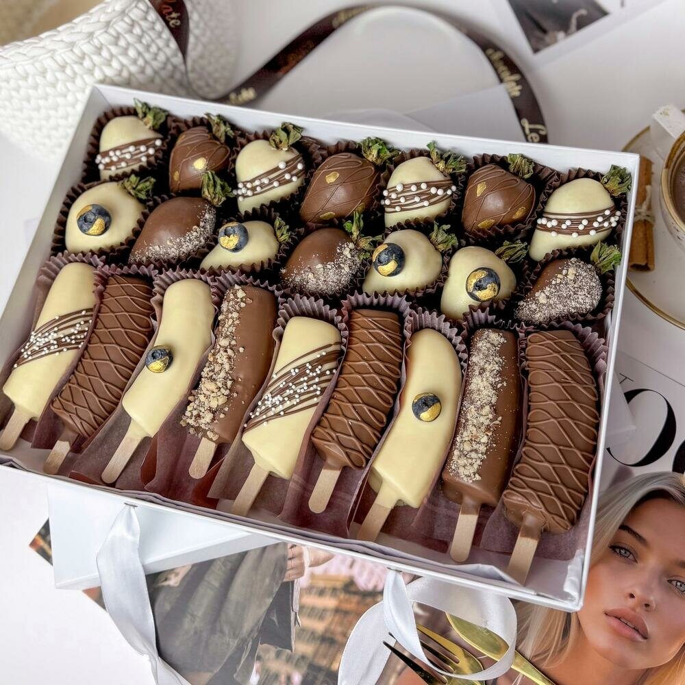 Подарочный набор для женщин. В наборе 20-12 шт. и бананы в шоколаде 10-8 шт. Премиум шоколад N1167