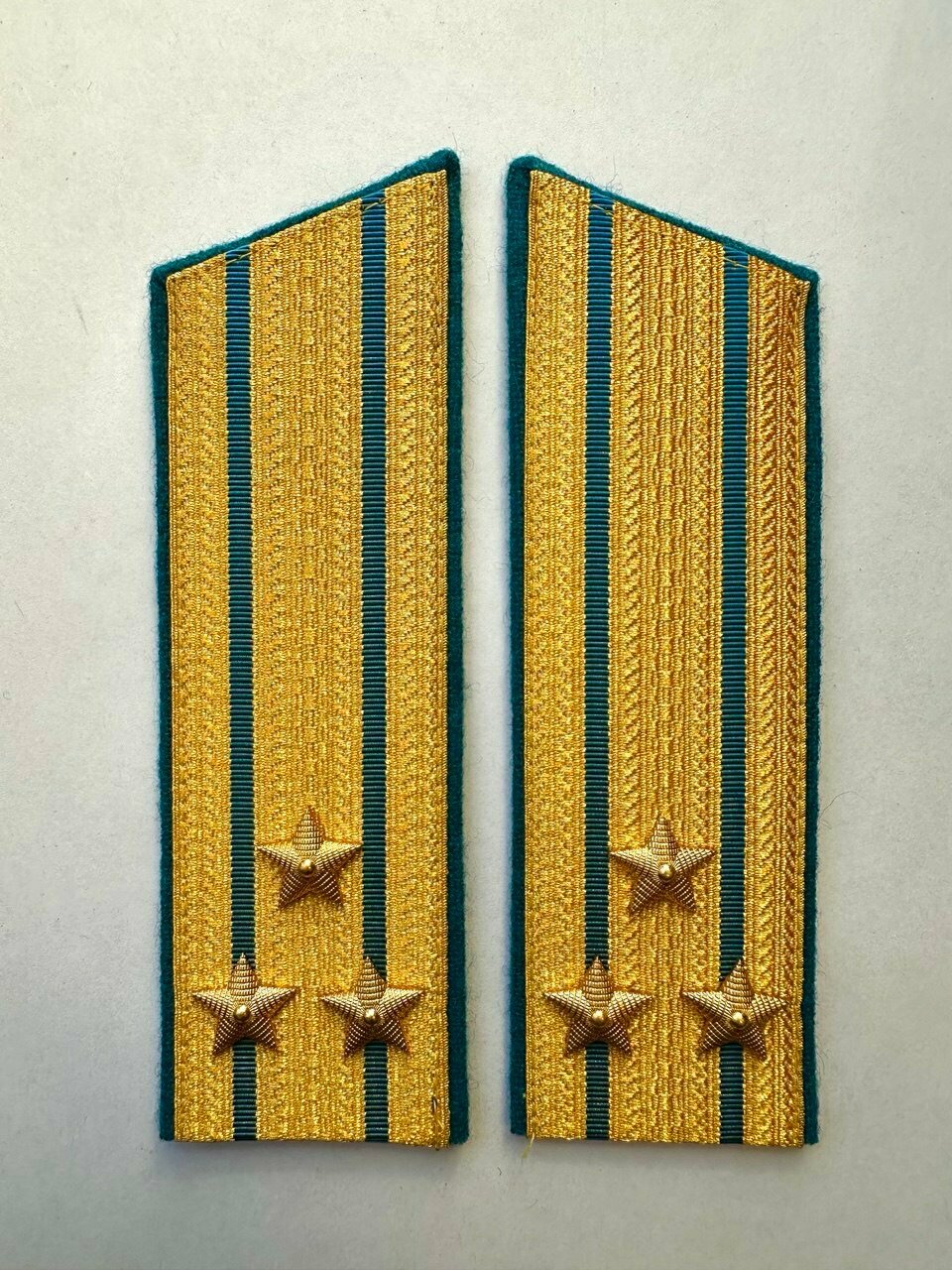 Погоны Вдв, Вкс, Ввс парадные золотые с фурнитурой Скос на Китель звание Полковник