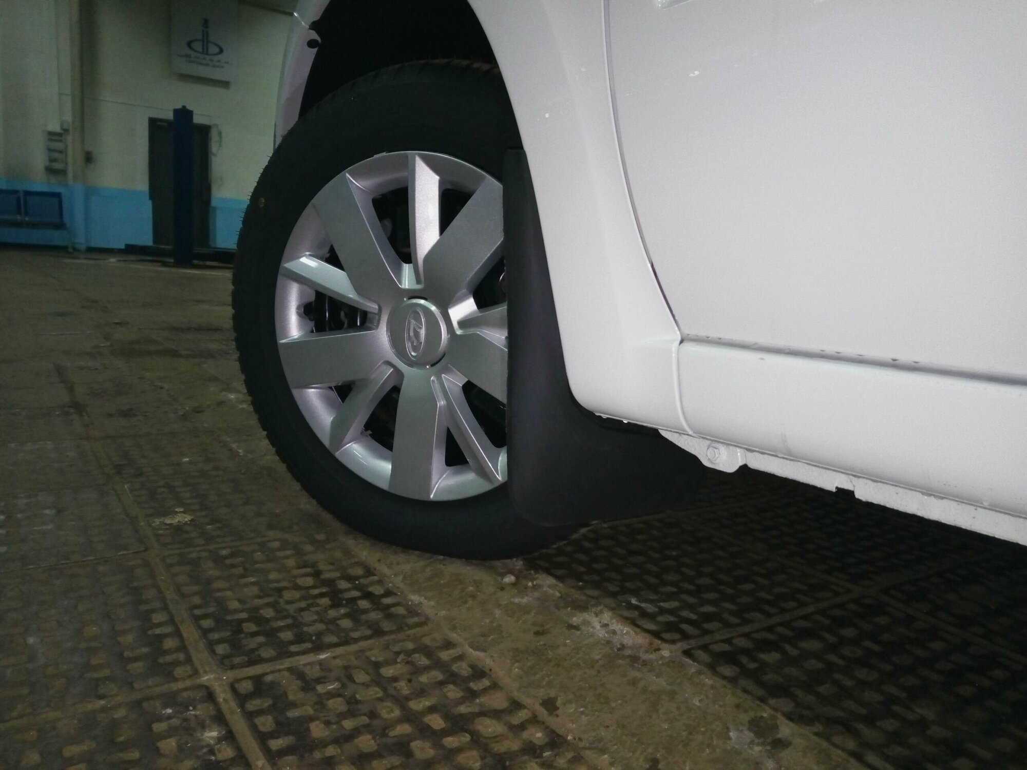 Брызговики увеличенные передние резиновые Лада Гранта, Калина 2, Гранта ФЛ, Датсун / резиновые брызговики Lada Granta, Granta FL, Kalina 2, Datsun