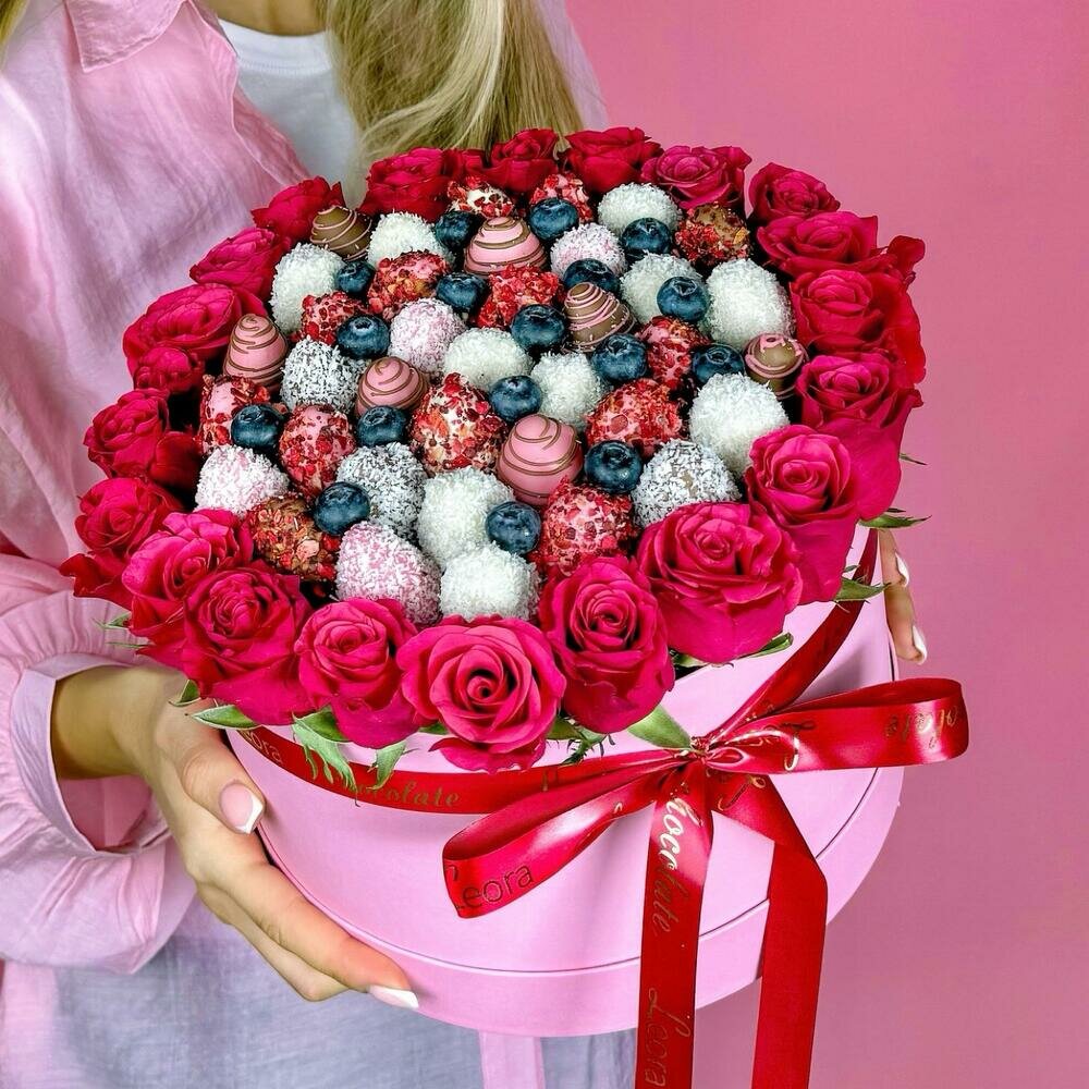 Подарочный набор T1032. BOX-Клубника в шоколаде. Бельгийский шоколад Callebaut.