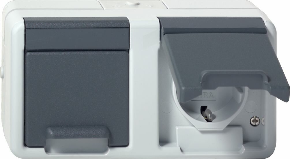 Gira Двойная розетка с заземлением IP44. горизонтальный блок, 078130