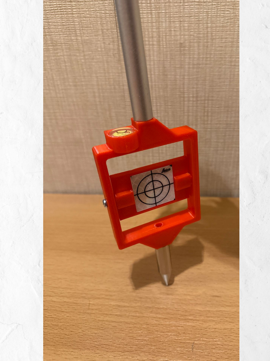 Отражатель для мини-вехи, 100мм х 67мм, марка 30мм х 30мм, с внутренней резьбой 1/4“