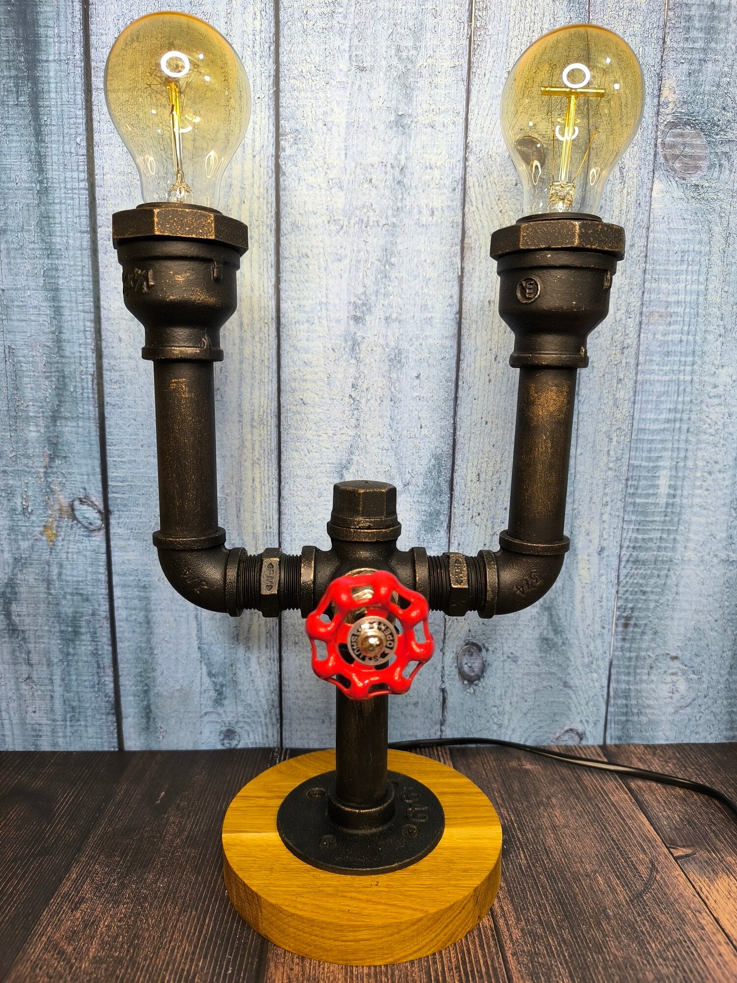 Настольная лампа в стиле лофт (Loft). Оригинальный светильник ручной работы.