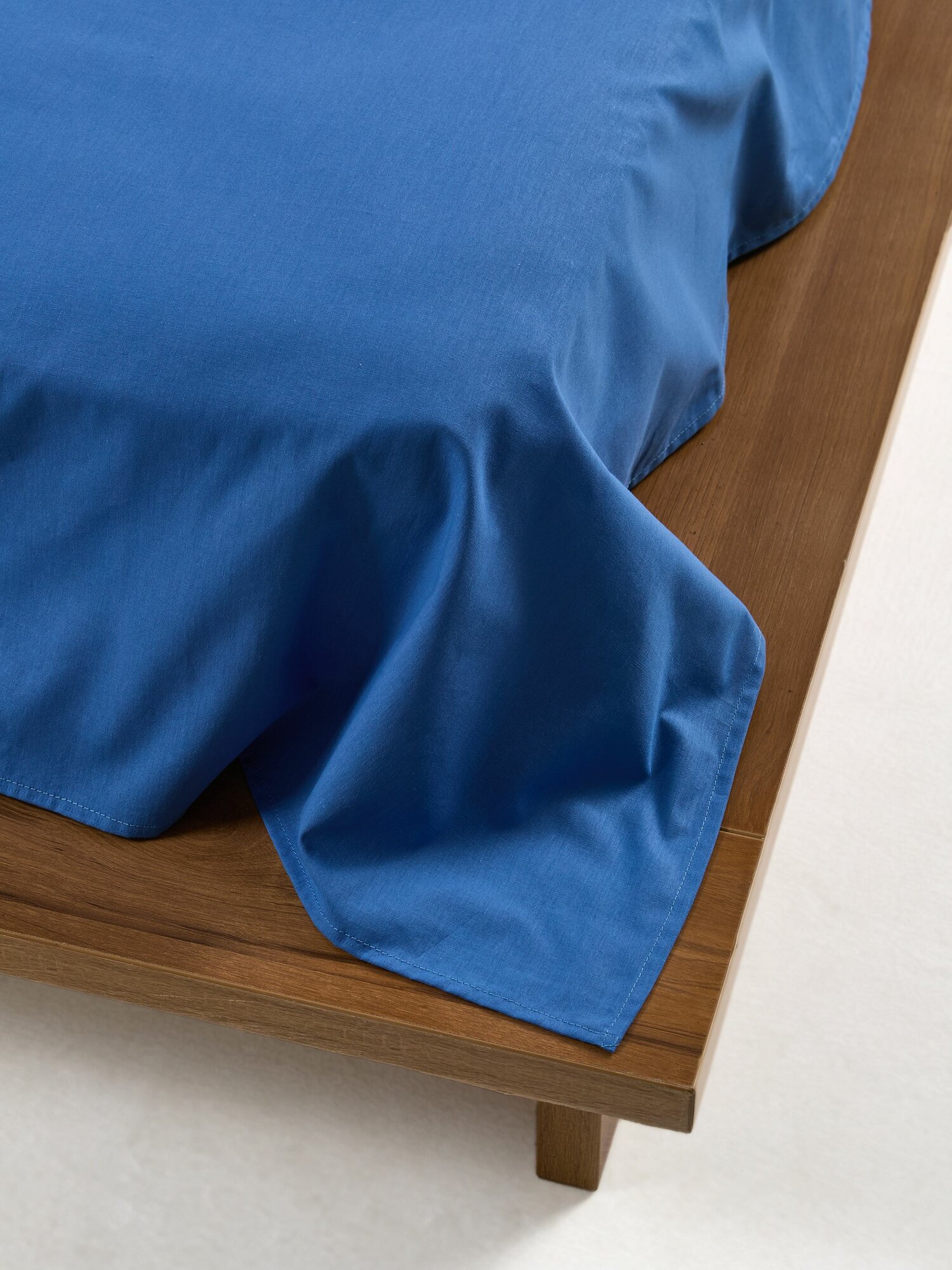 Простыня Евро 240х215 ТМ Urban Family Скузи Перкаль