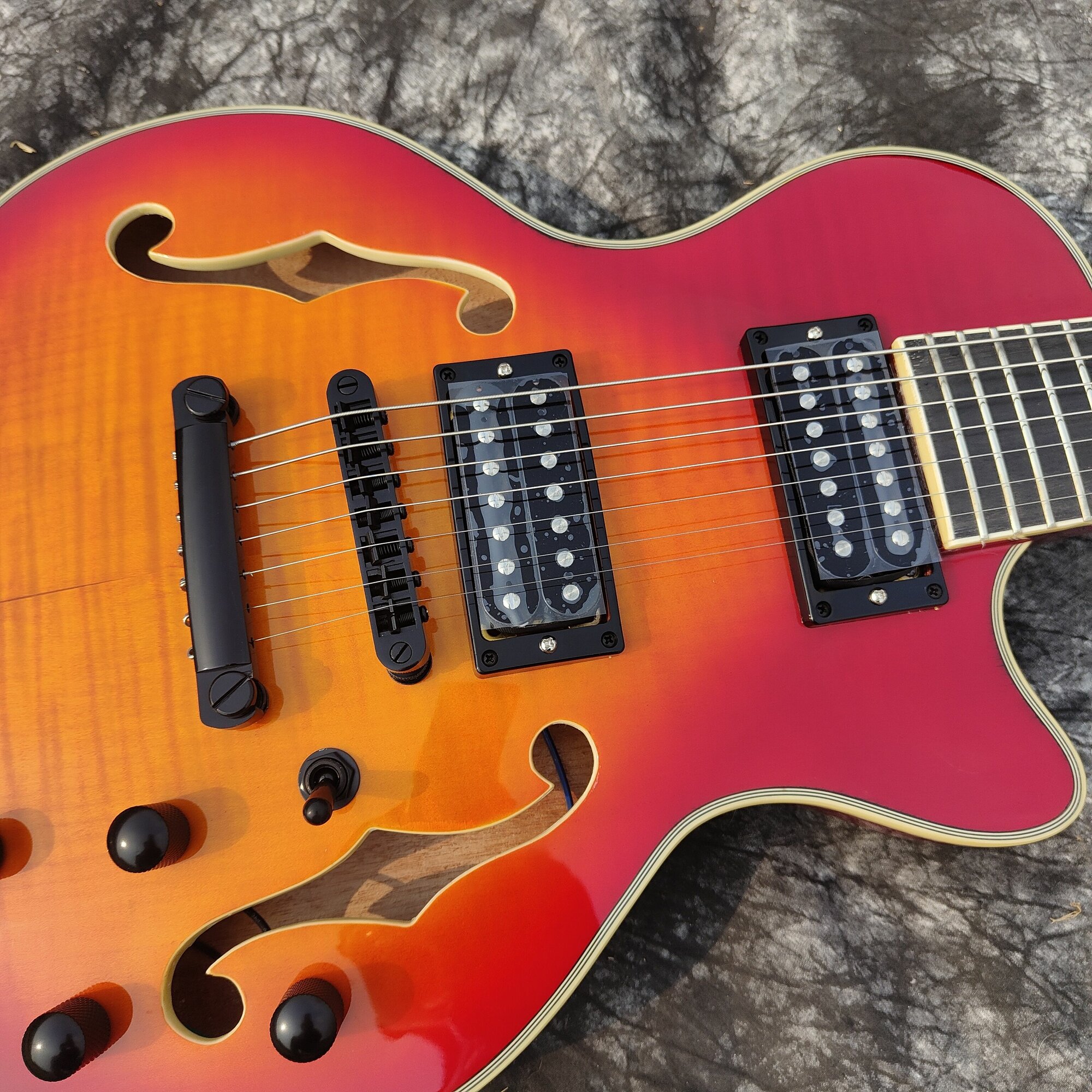 Электрогитара