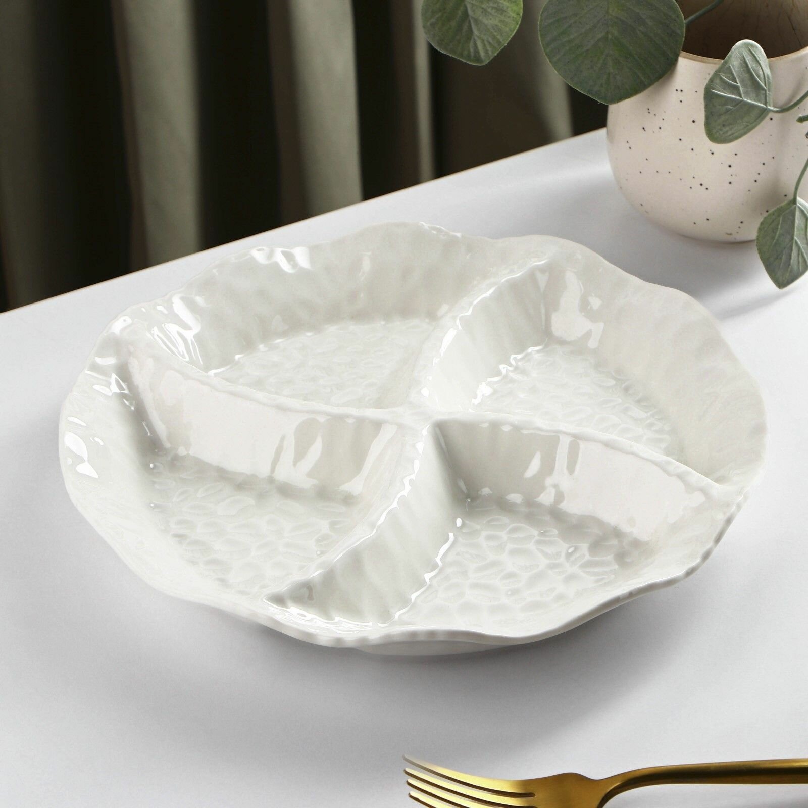 Менажница из керамики 4 ячейки "Воздушность", 24x3,5 см, тарелка секционная, посуда для сервировки