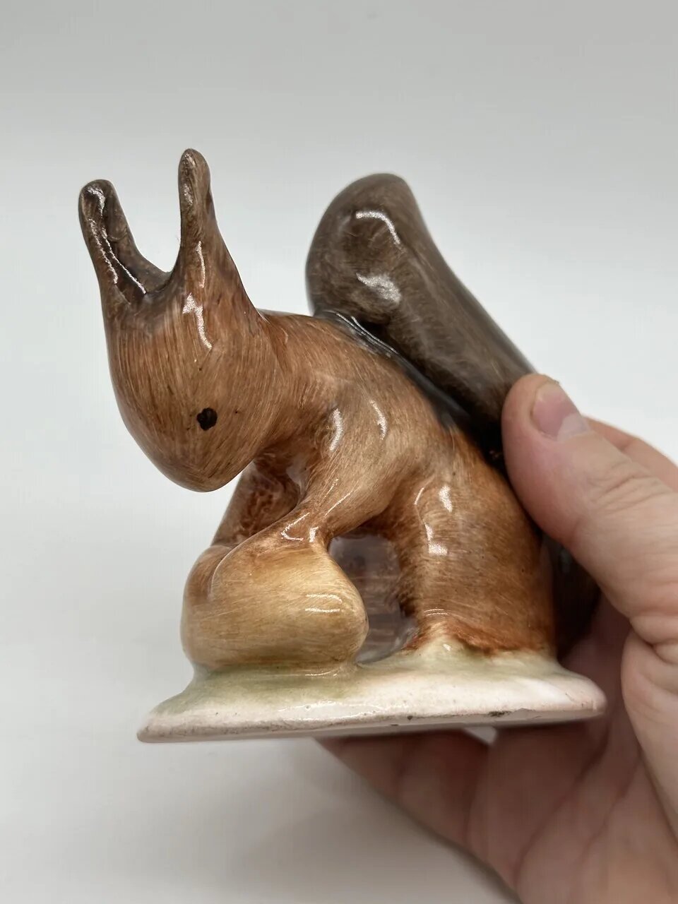 Статуэтка Белочка Фарфор HOLLOHAZA Венгрия 80 годы винтаж