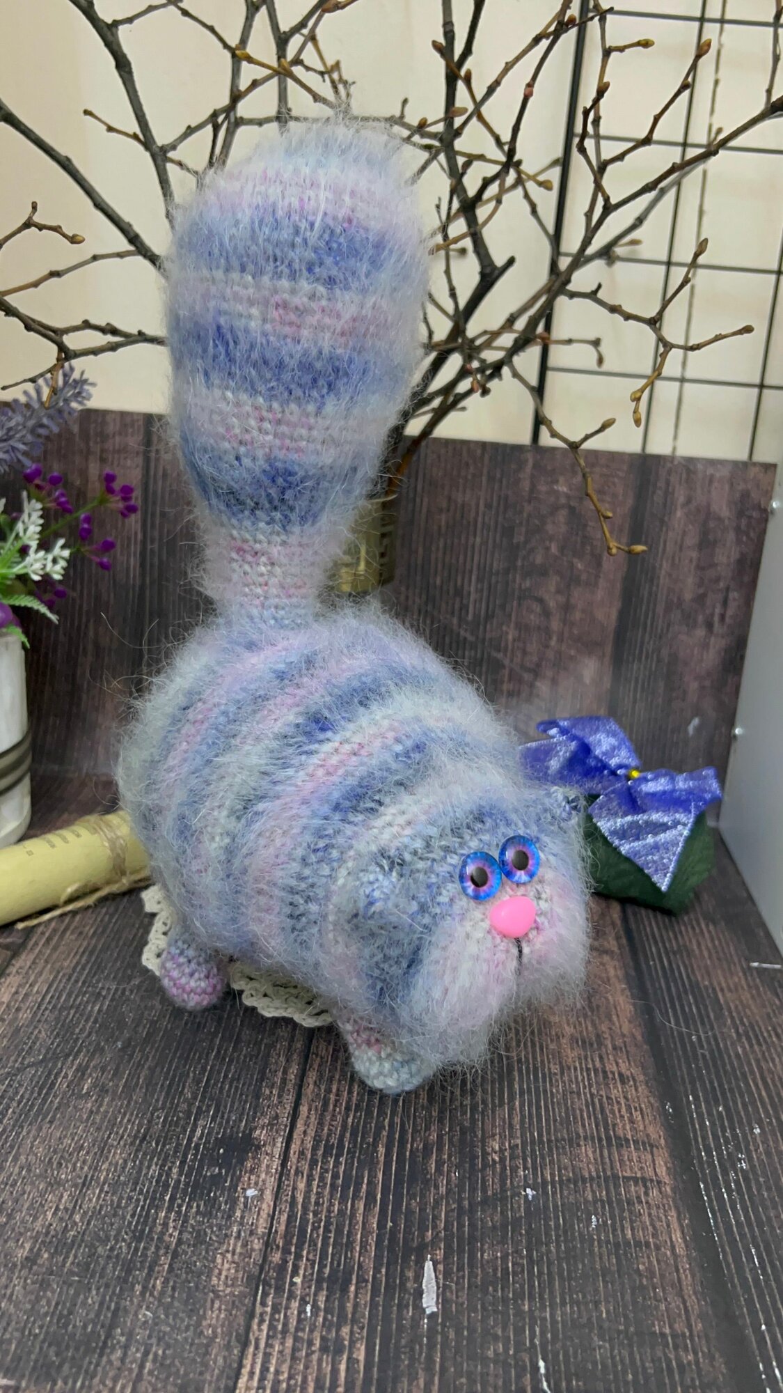 Пушистый котик. Вязаная игрушка ручной работы. Вязаный котик