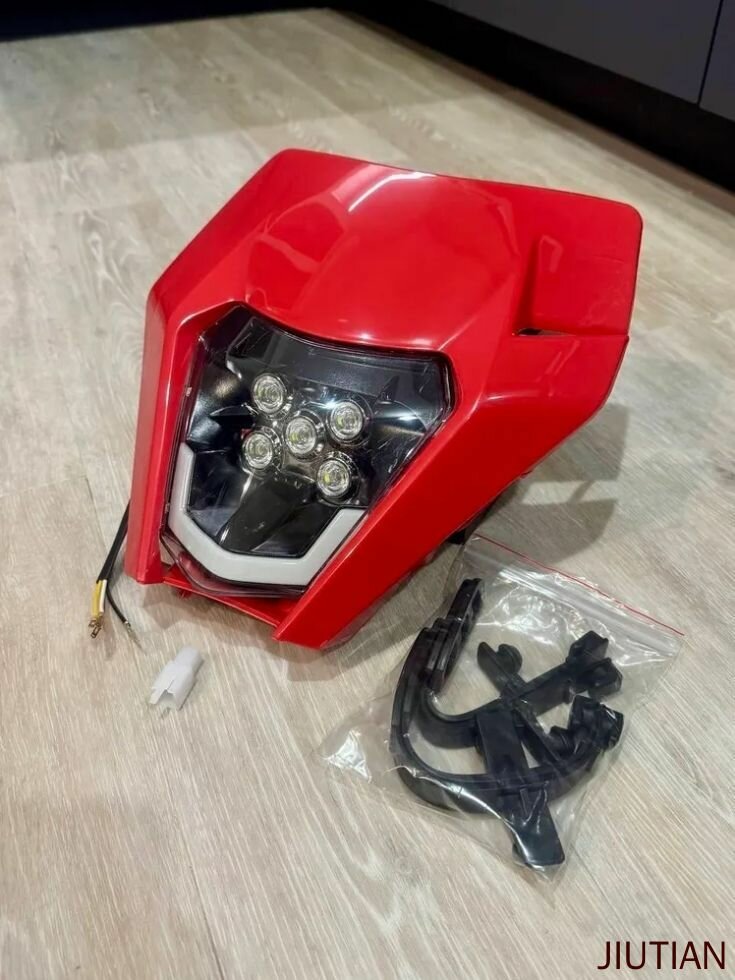 Светодиодная фара для эндуро мотоцикла тип КТМ с креплениями