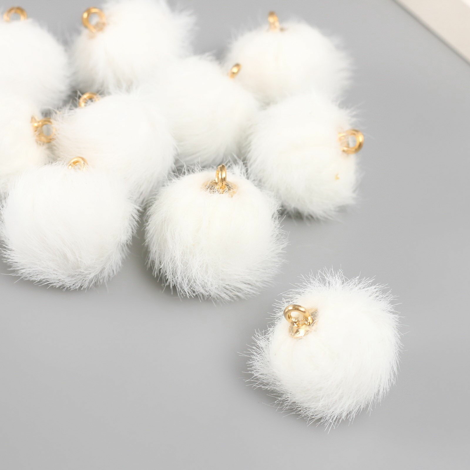 Декор для творчества искусственный мех "Шарик" белый набор 10 шт, d=2 см