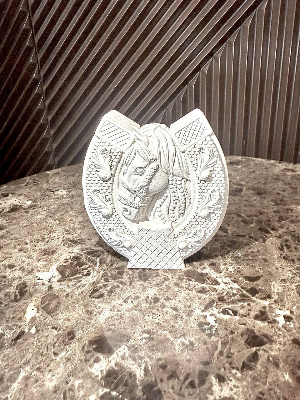 Лошадь в подкове символ 2026 года