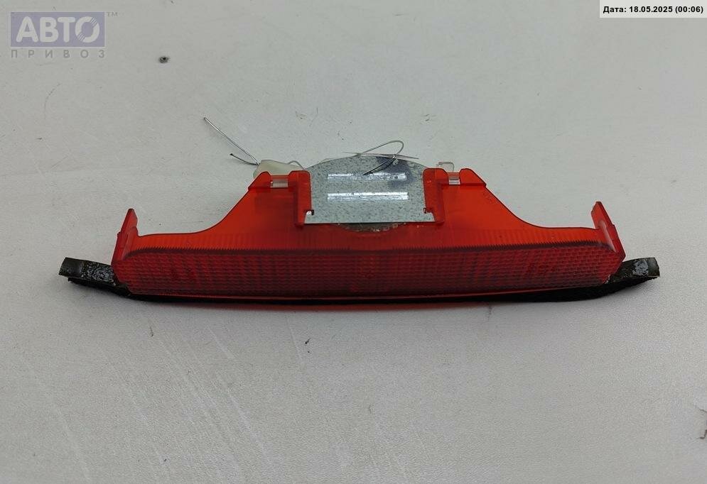 Фонарь стоп-сигнал Nissan Almera Tino